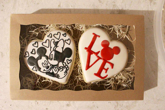 16 Valentine's Day Gifts For Disney Fans