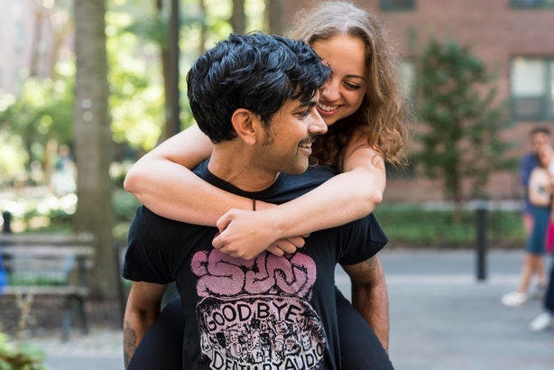 15 Successful Long-Distance Relationship Couples On What Made Them Work