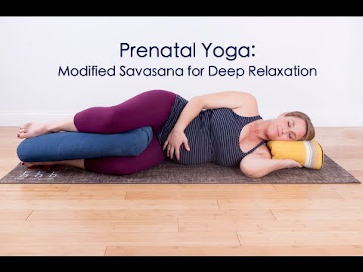 7 Yoga Poses To Induce Labor, Because You're Ready To "Om" This Baby Out