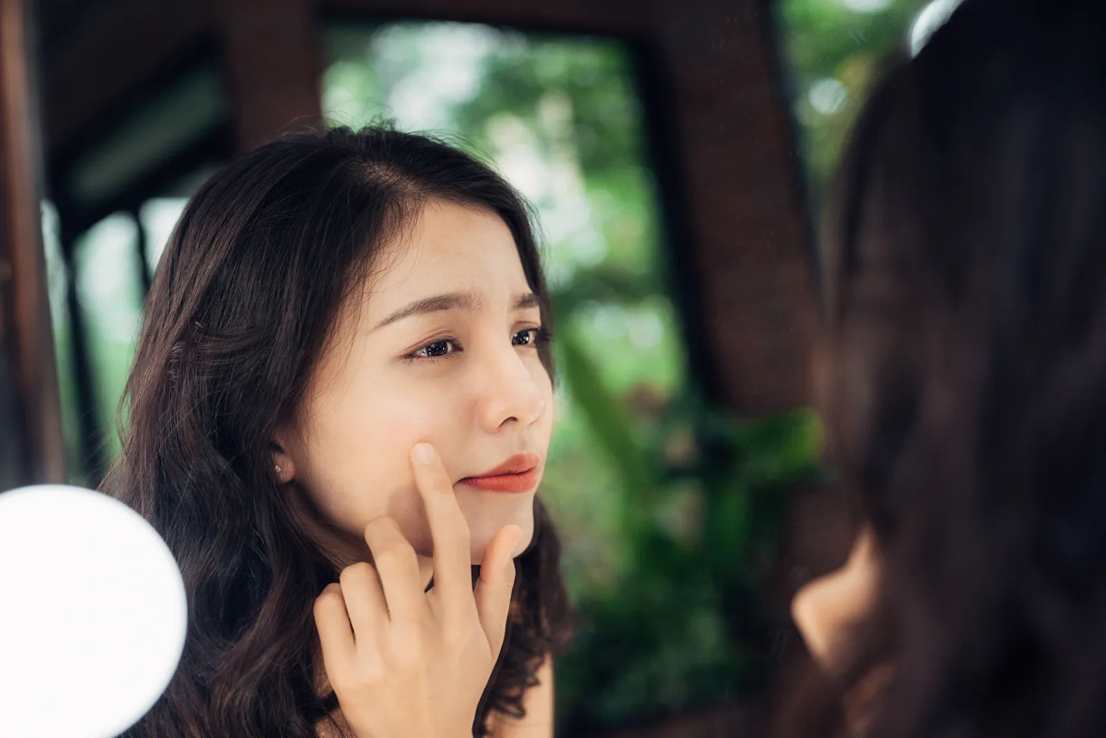 The 5 Best Essential Oils For Pimples