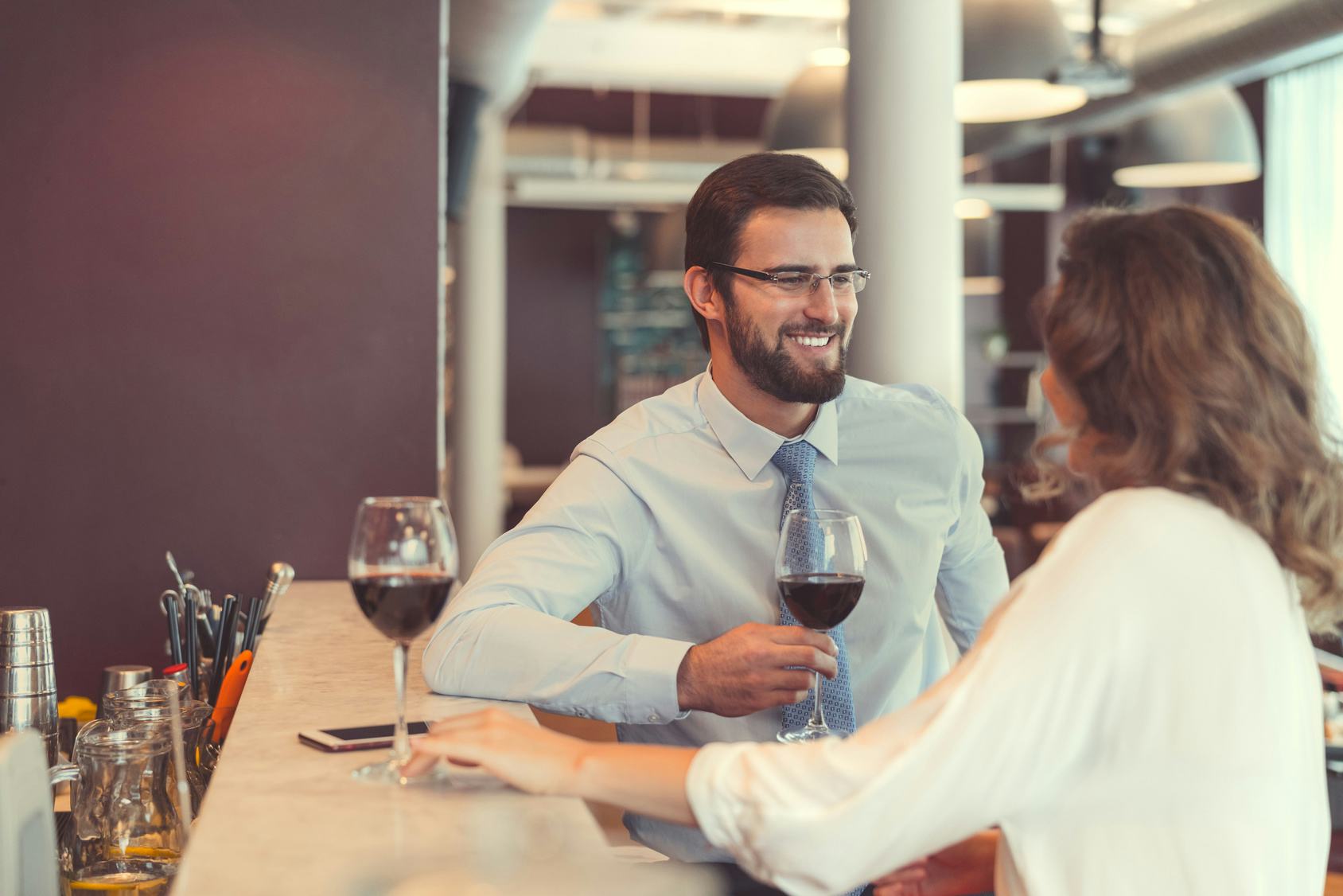 8 Common Flirting And First Date Mistakes, According To Bartenders