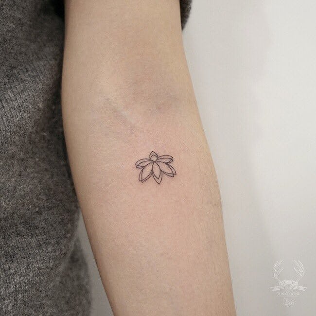 7 Floral Tattoo Ideas For Spring That'll Speak To Your Inner Flower Child