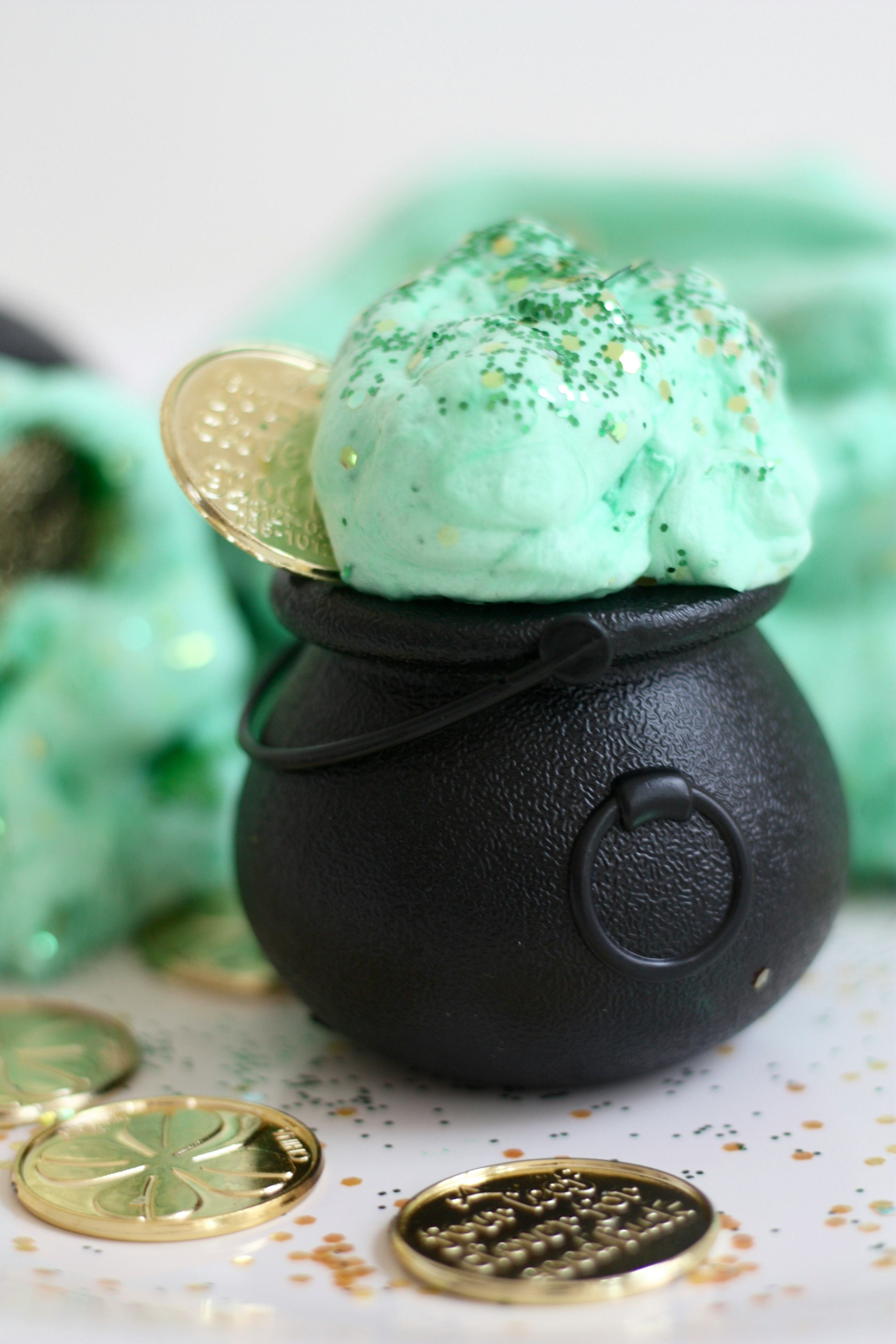 Fluffy St. Patrick's Day Slime Recipe To Keep Kids Entertained For ...