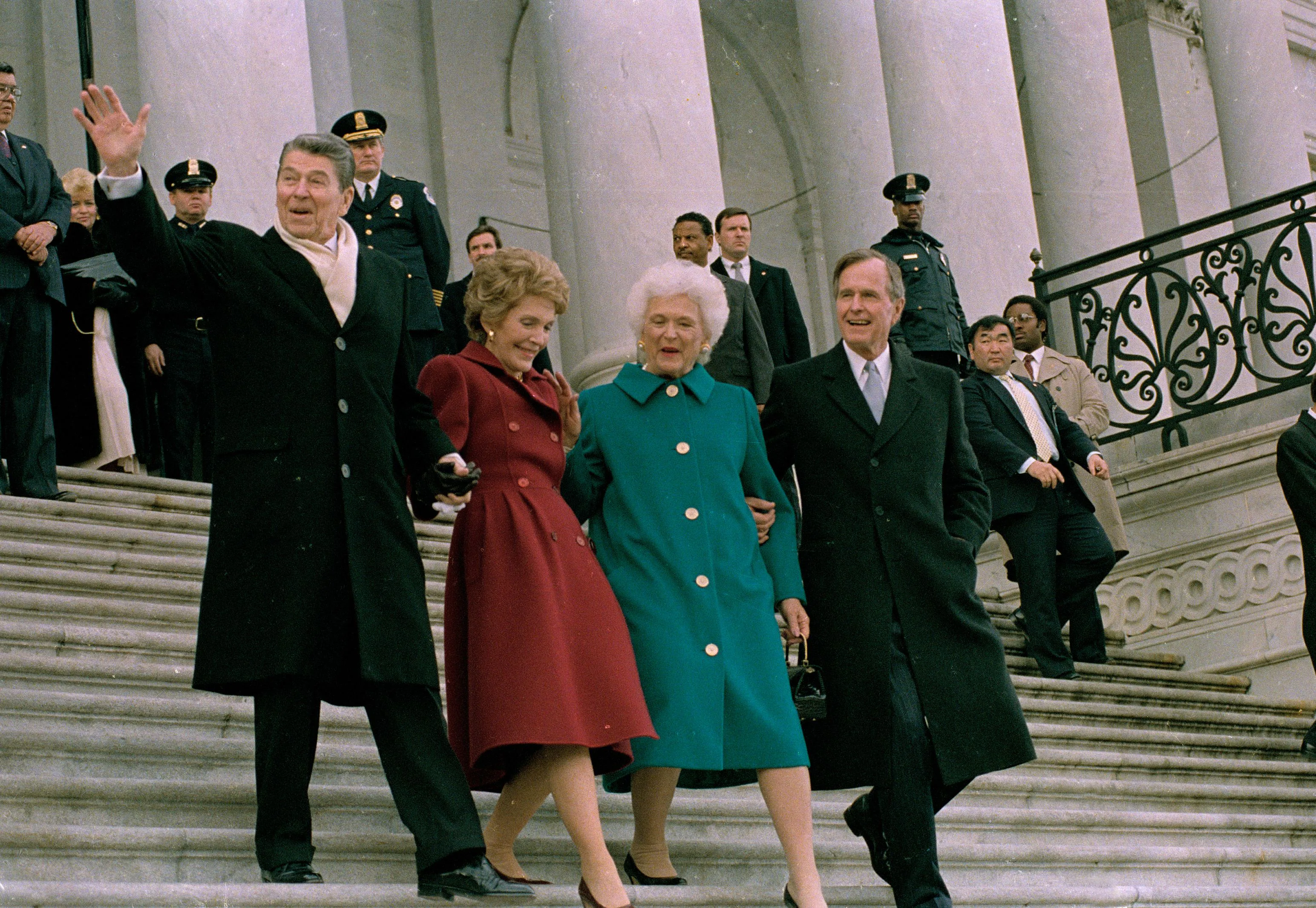 13 Photos Of Barbara Bush Through The Years That Reveal A Dynamic ...