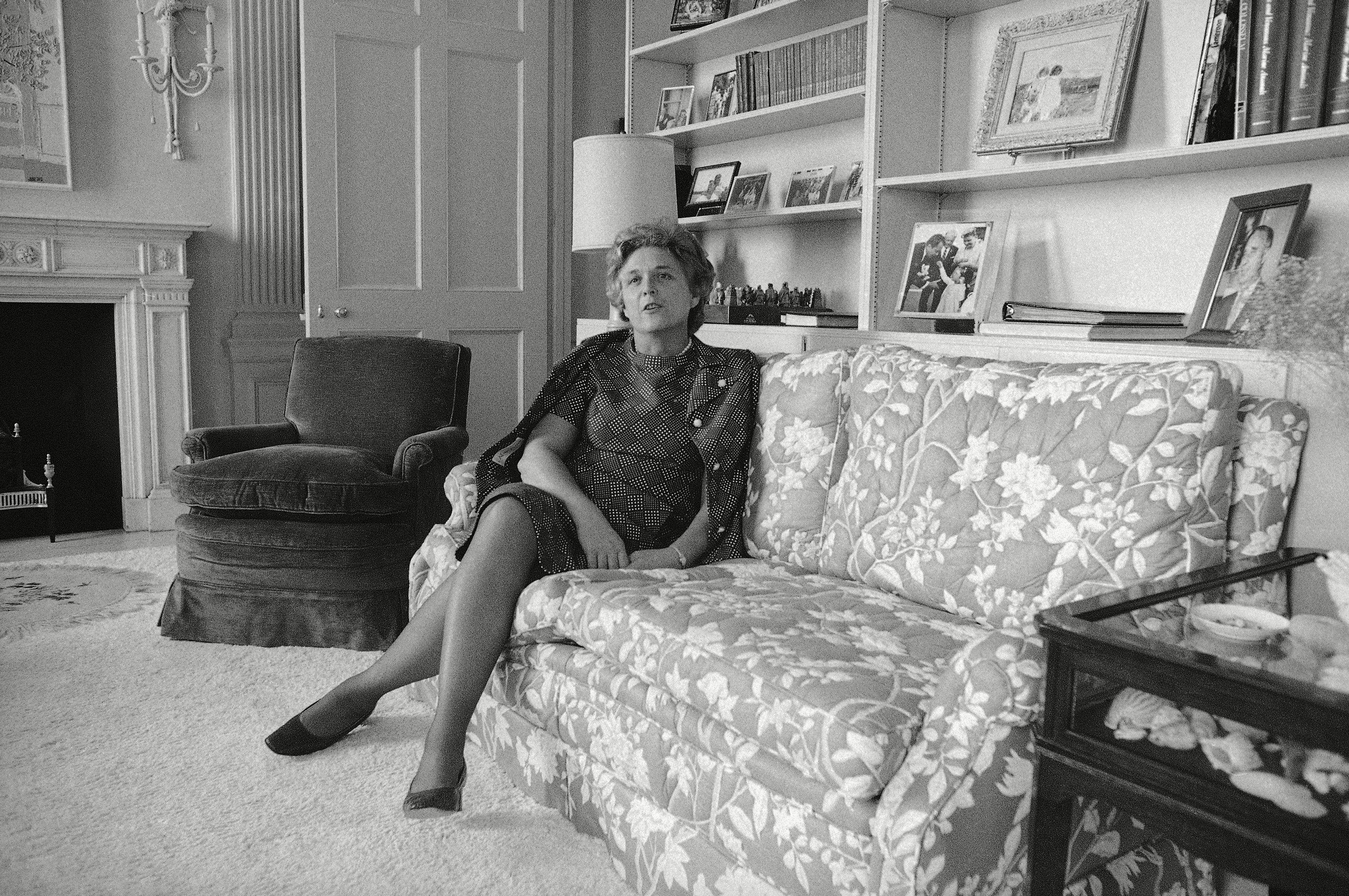 13 Photos Of Barbara Bush Through The Years That Reveal A Dynamic ...