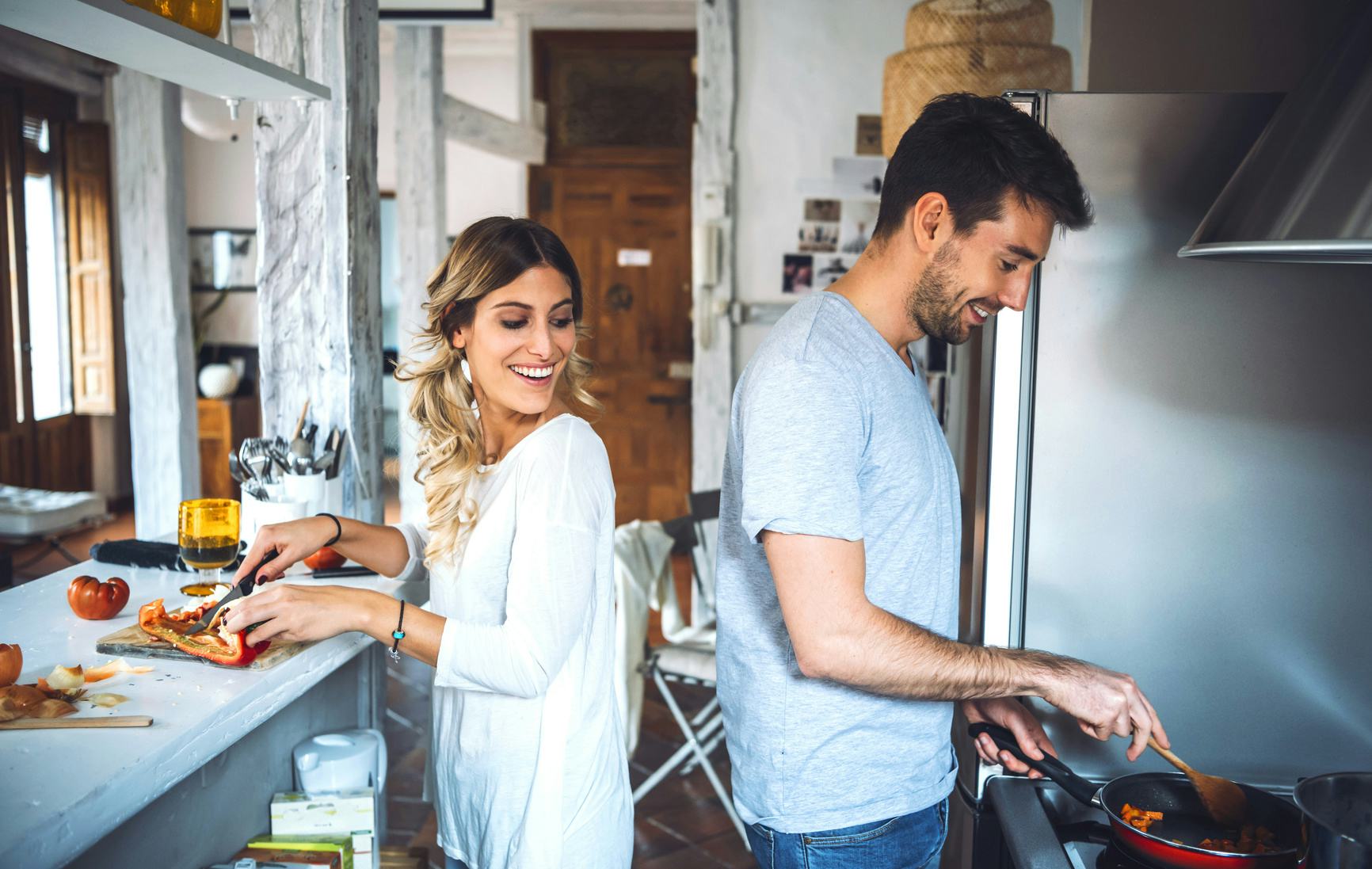 20 Unexpected Activities That Help Couples From Becoming Complacent In ...