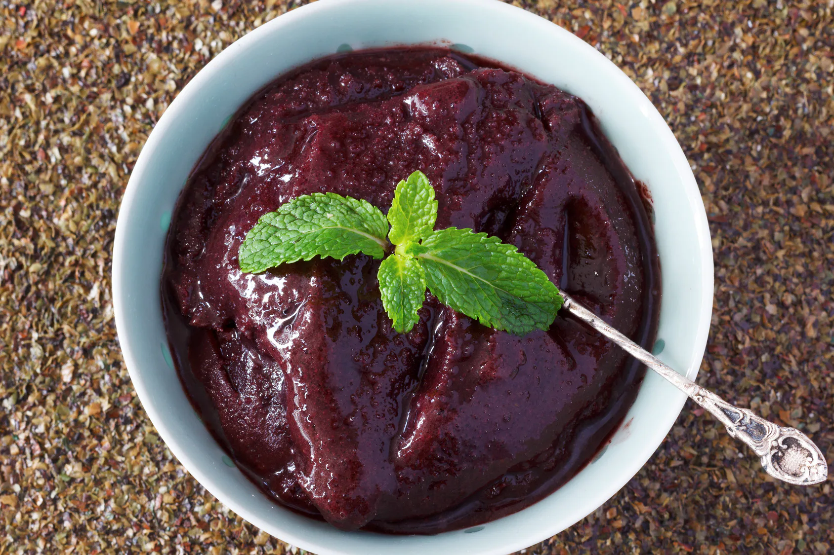 Meghan Markle's Easy Acai Bowl Recipe Is Everything It Should Be ...