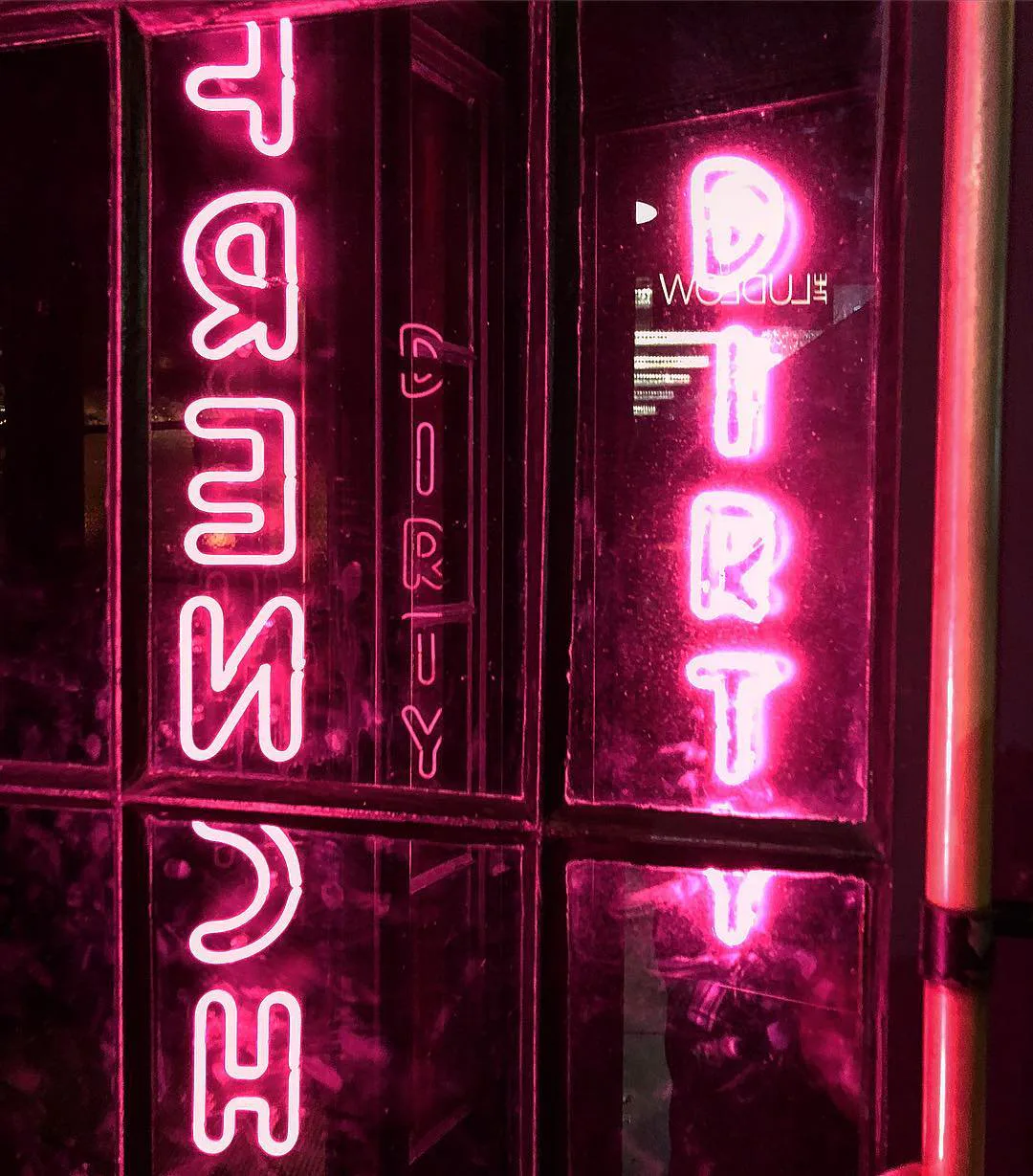 8 Places In NYC With Neon Signs To Brighten Up Your 'Gram