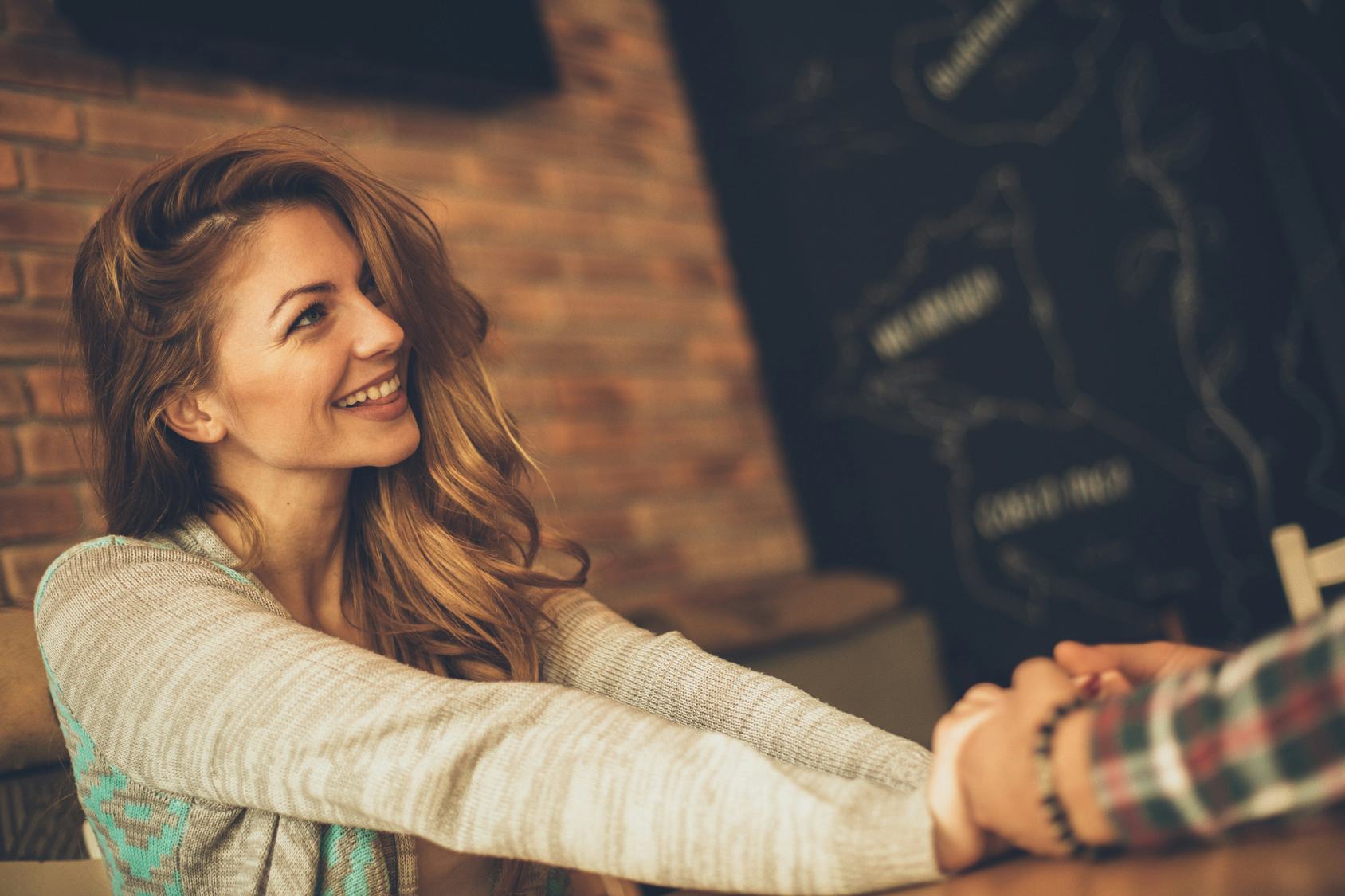 Natalie Walker's Yelp Reviews Of Past Dates Have The Internet In ...