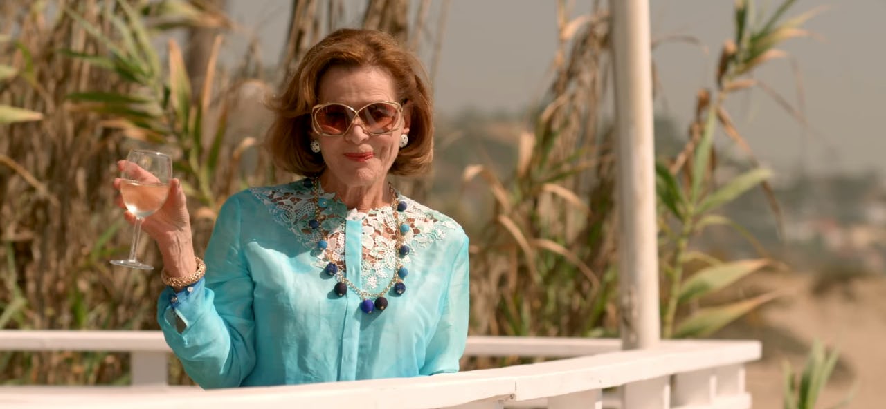 Where’s Lucille 2 During ‘Arrested Development’ Season 5? The Family Is ...
