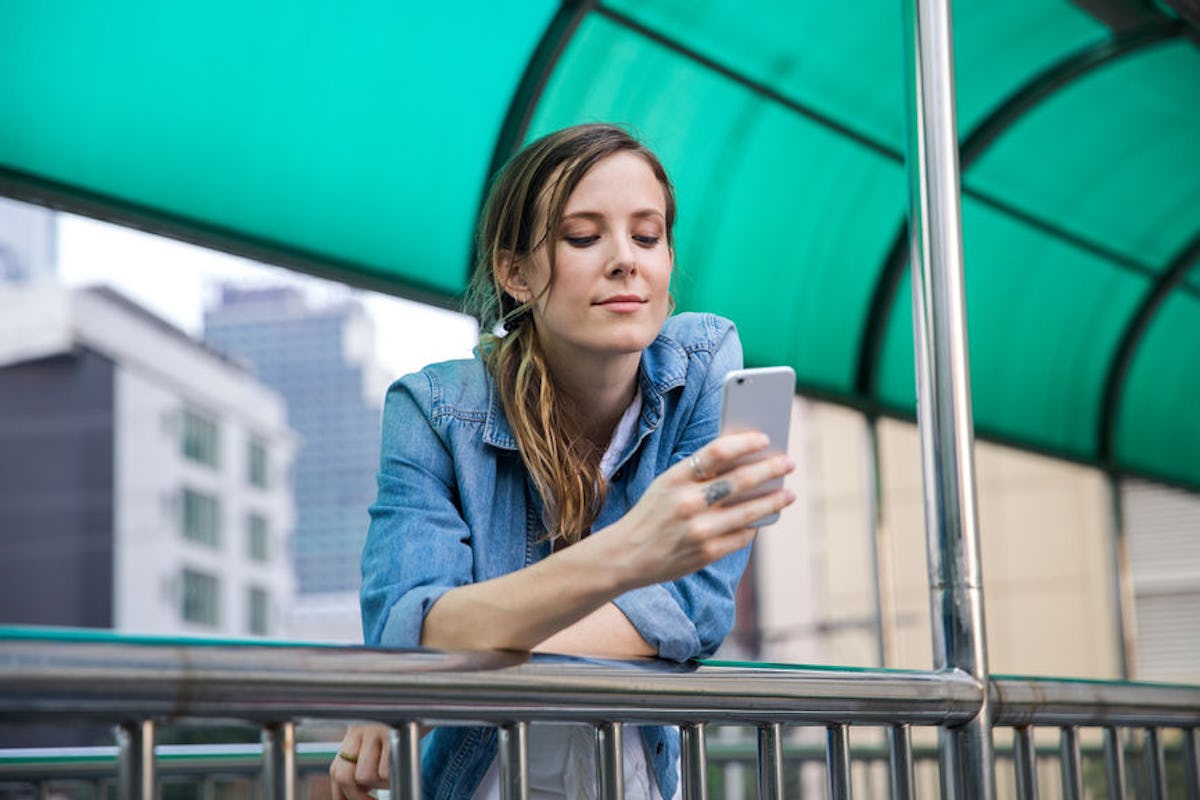 8 Signs Someone Isn't Interested In You That You Can Spot Over Text