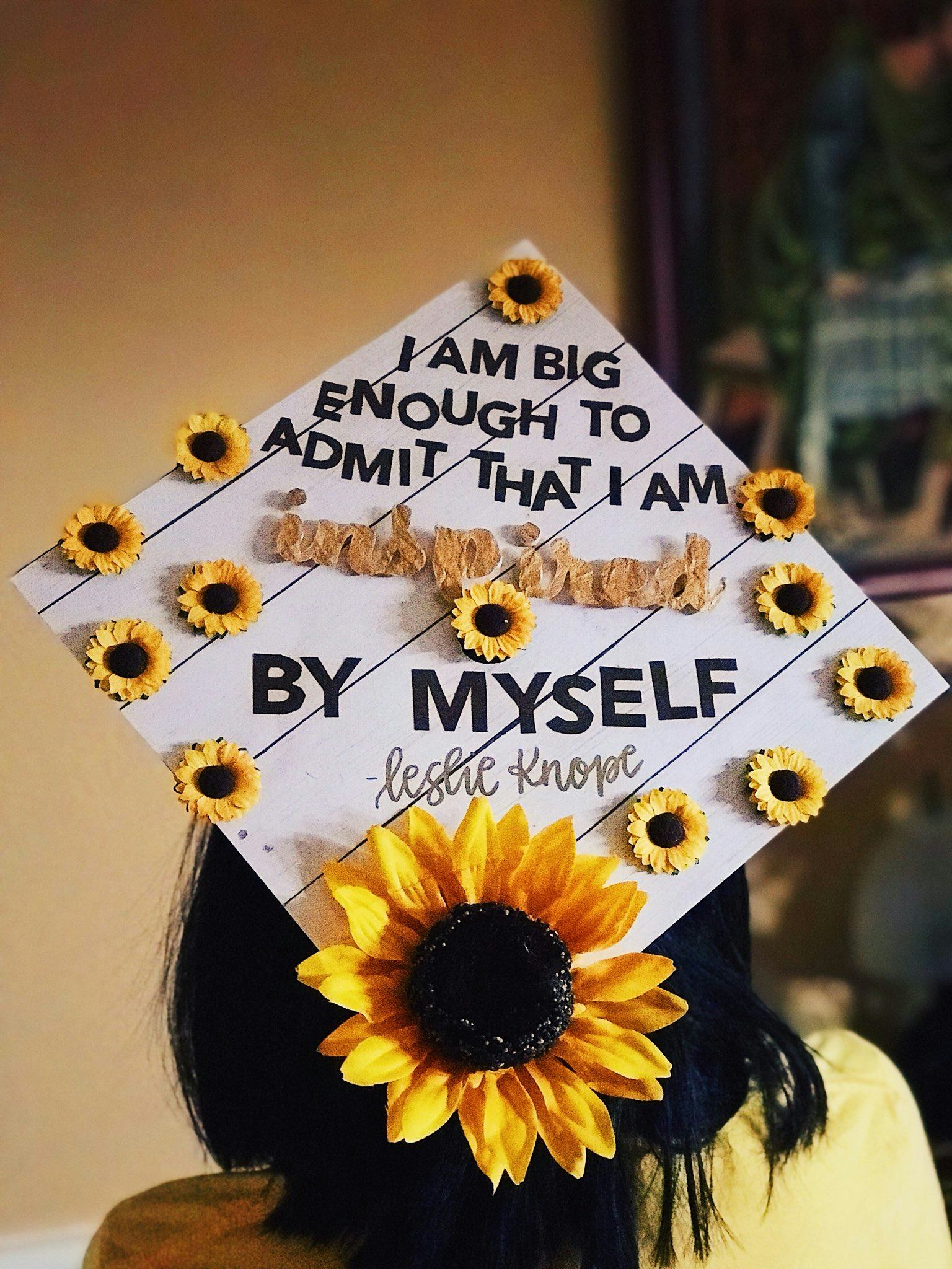 Matching Graduation 2022 Cap Inspo: Ideas For You & Your Best Friend On ...