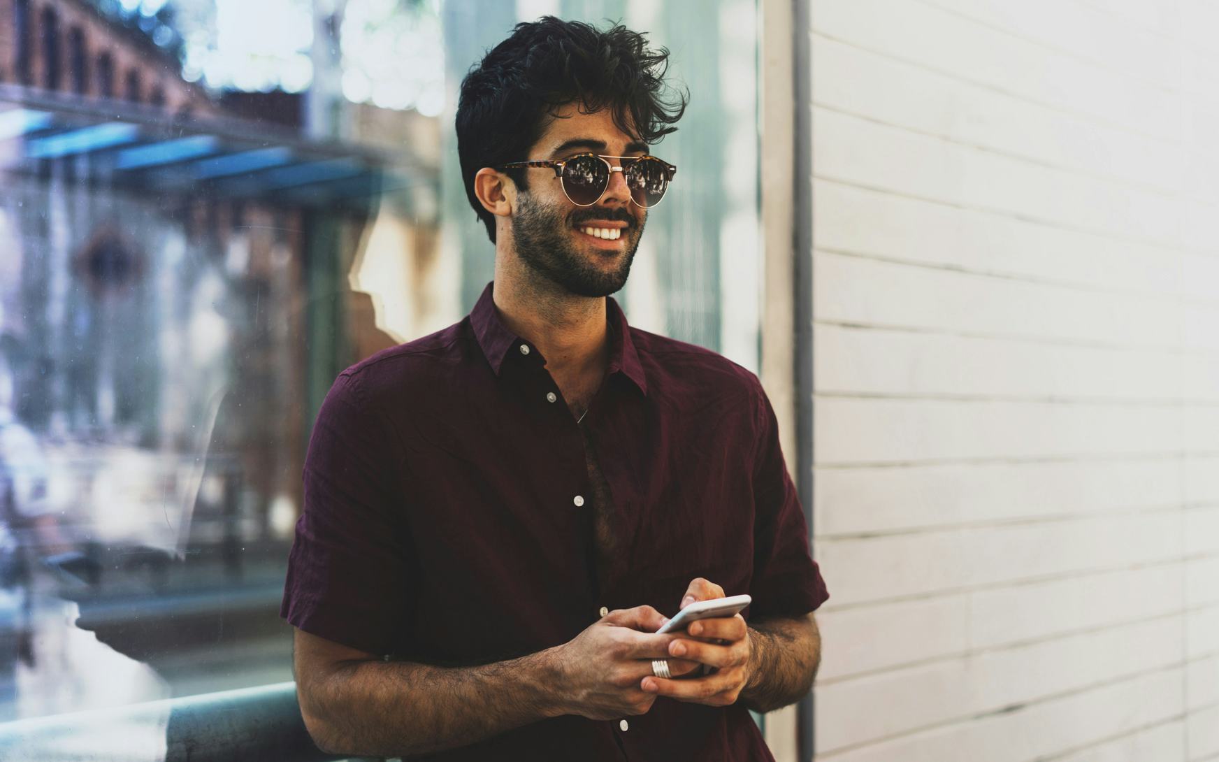 23 Daters On How Long They’ll Wait If Their First Date Is Running Late