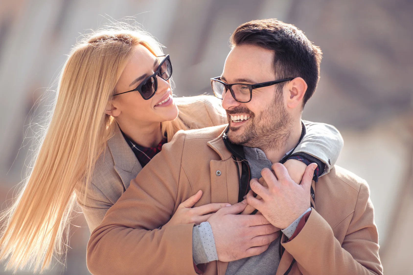 7 Critical Differences Between A Healthy Relationship & One That's Too ...
