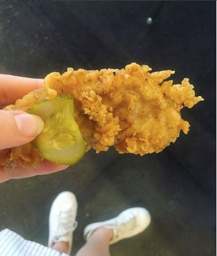 What Does KFC's Pickle Fried Chicken Taste Like? Here's How The Sauce ...