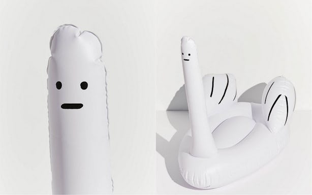The Swan-Thing Float From Urban Outfitters Is The Most Iconic ...