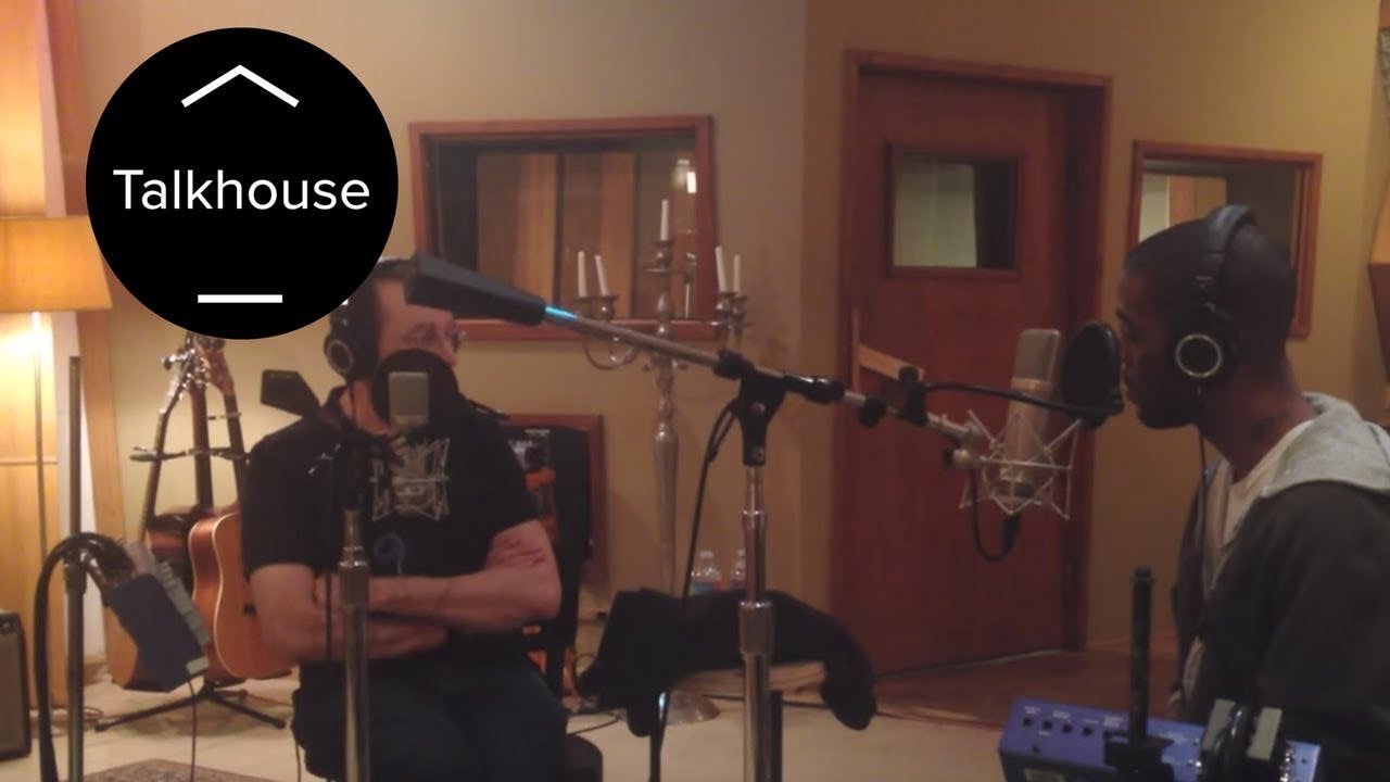 5 Podcasts To Listen To While You Work Out If Music Doesn't Keep You Moving