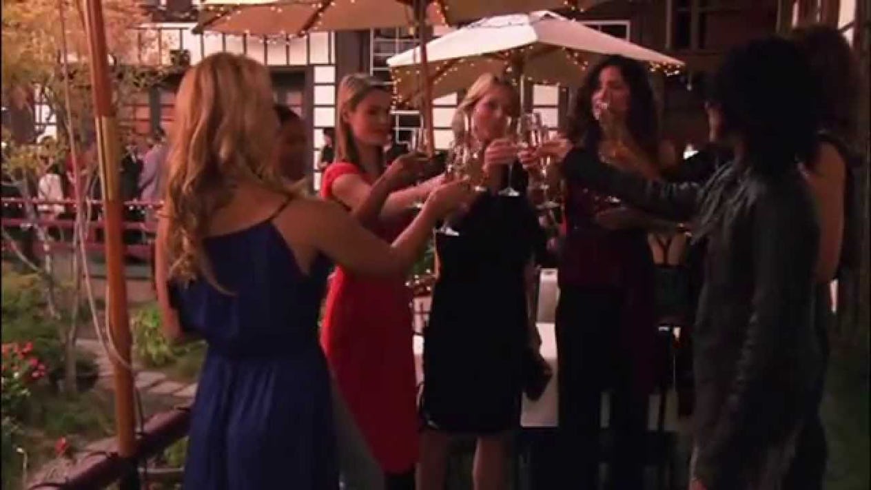 7 Sexy Shows On Hulu That Are Worth All The Hours Youre About To Fork Over