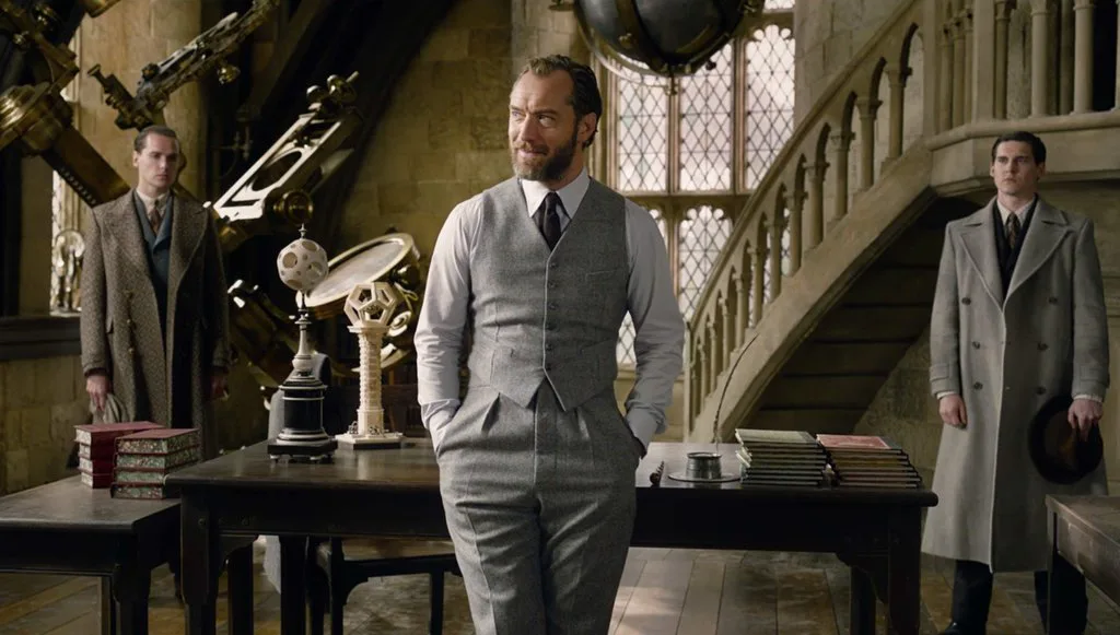 Who Plays Young Newt Scamander In 'Fantastic Beasts 2'? Joshua Shea Is ...