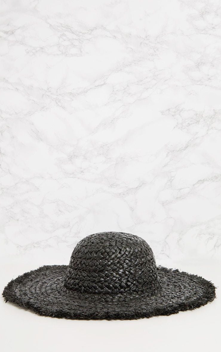 Giant Straw Hats Are The Viral Trend Of The Summer, So Here's How To ...