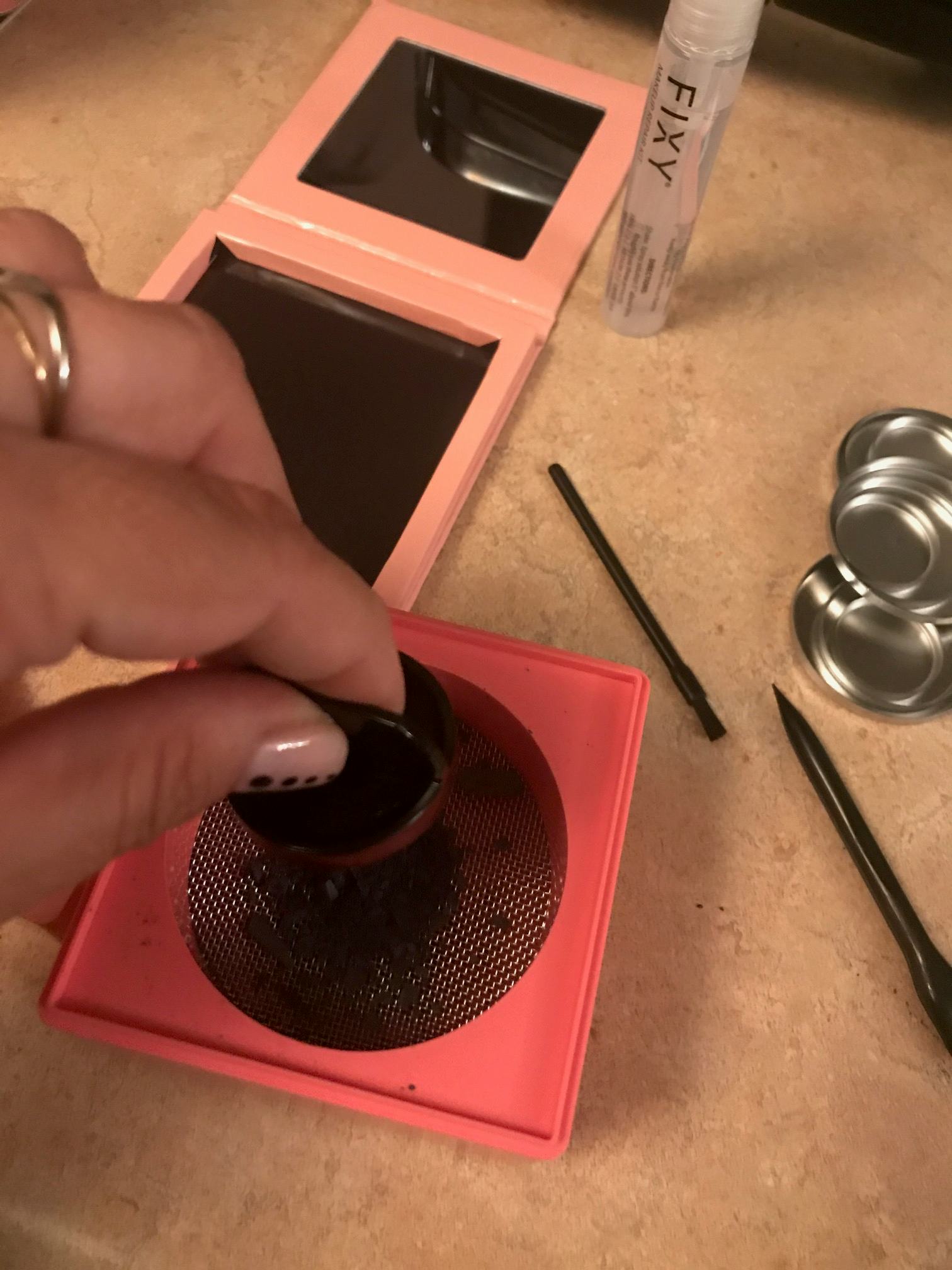 How Do You Fix Broken Eyeshadow? The Fixy Makeup Repair Kit Makes ...