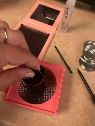 How Do You Fix Broken Eyeshadow? The Fixy Makeup Repair Kit Makes ...