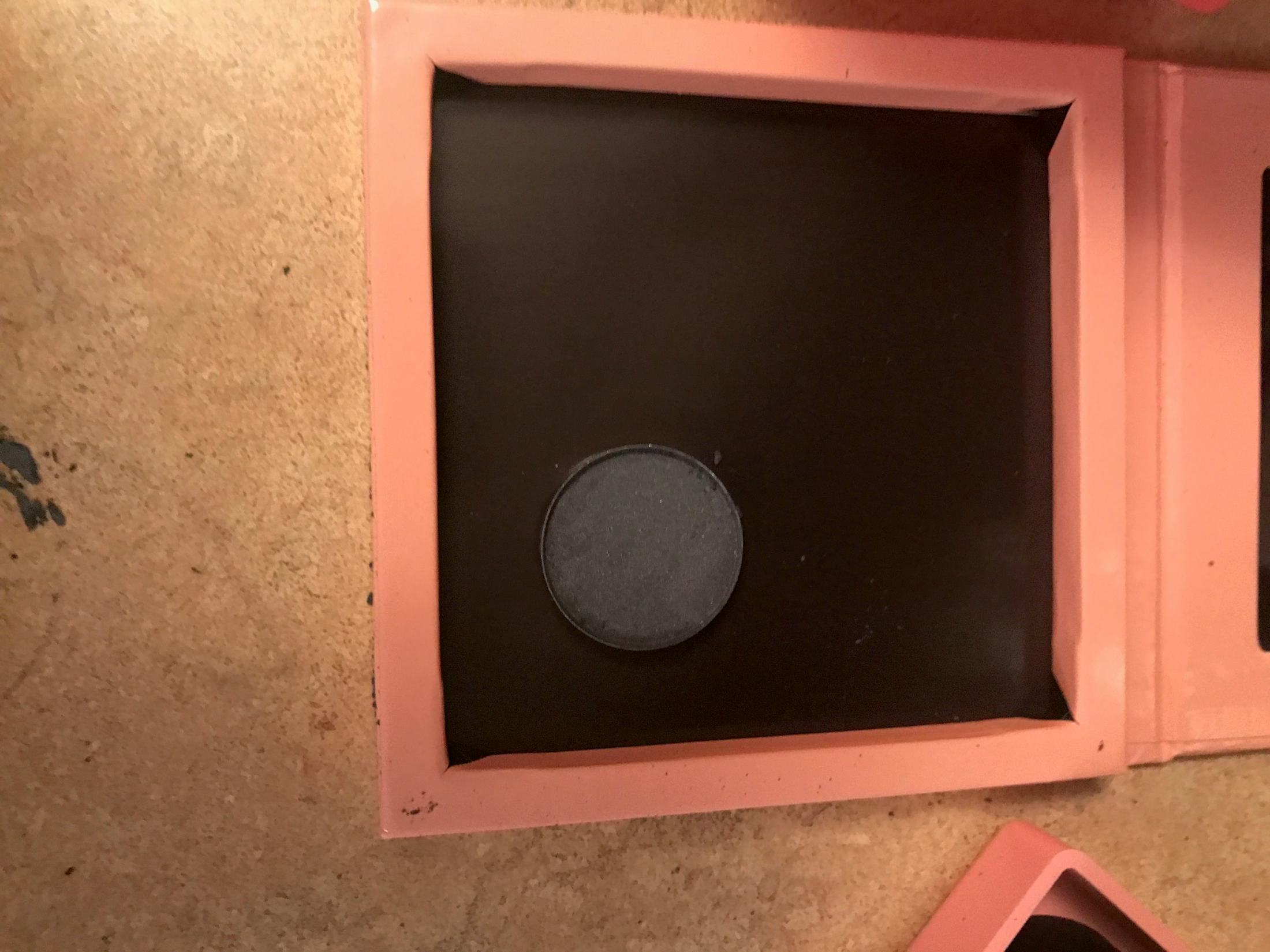 How Do You Fix Broken Eyeshadow? The Fixy Makeup Repair Kit Makes ...