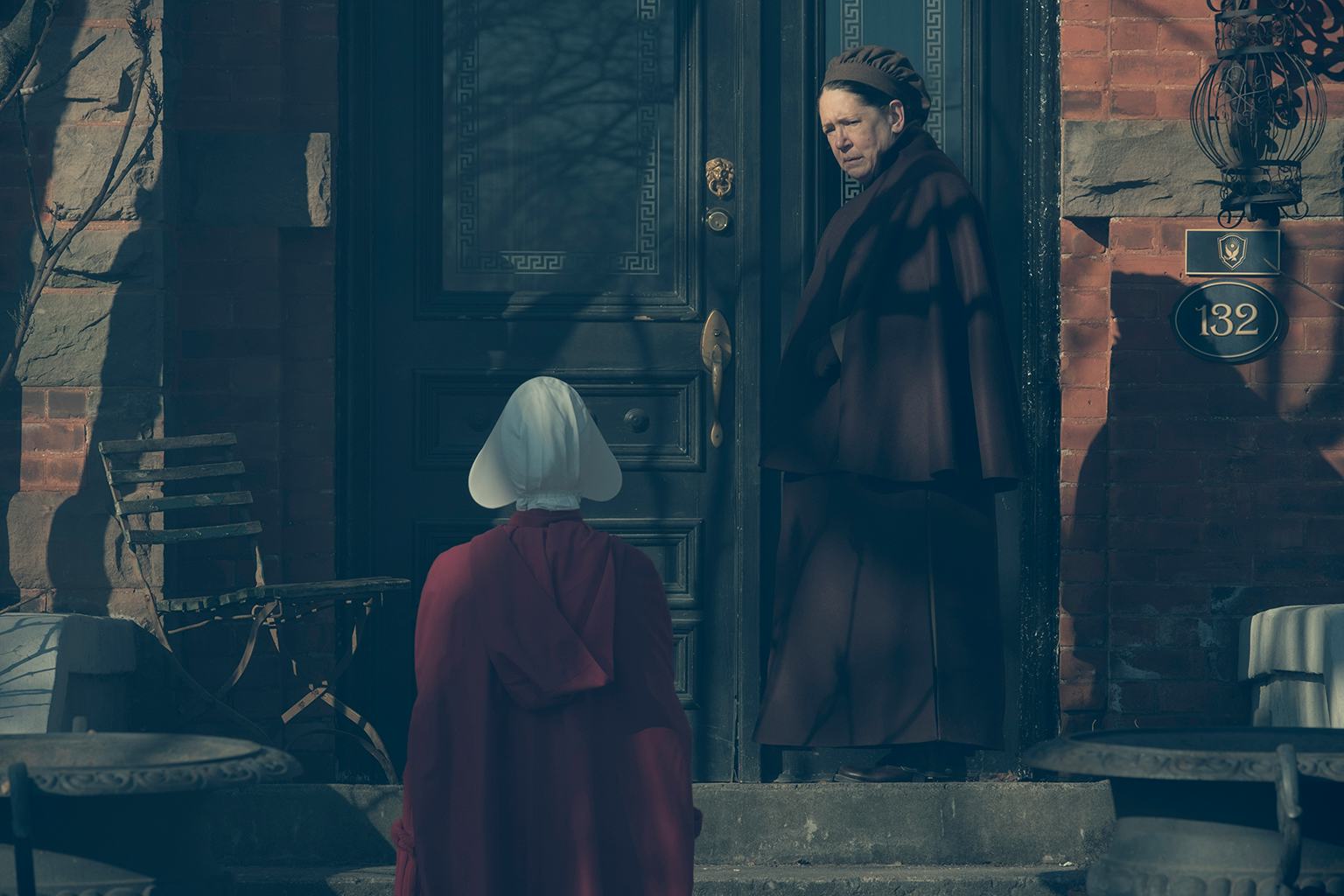 Who Is Commander Lawrence On 'The Handmaid's Tale'? Bradley Whitford's ...