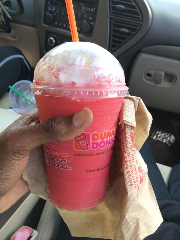 5 Pink Dunkin' Donuts Drinks That Were Made To Brighten Up Your ...