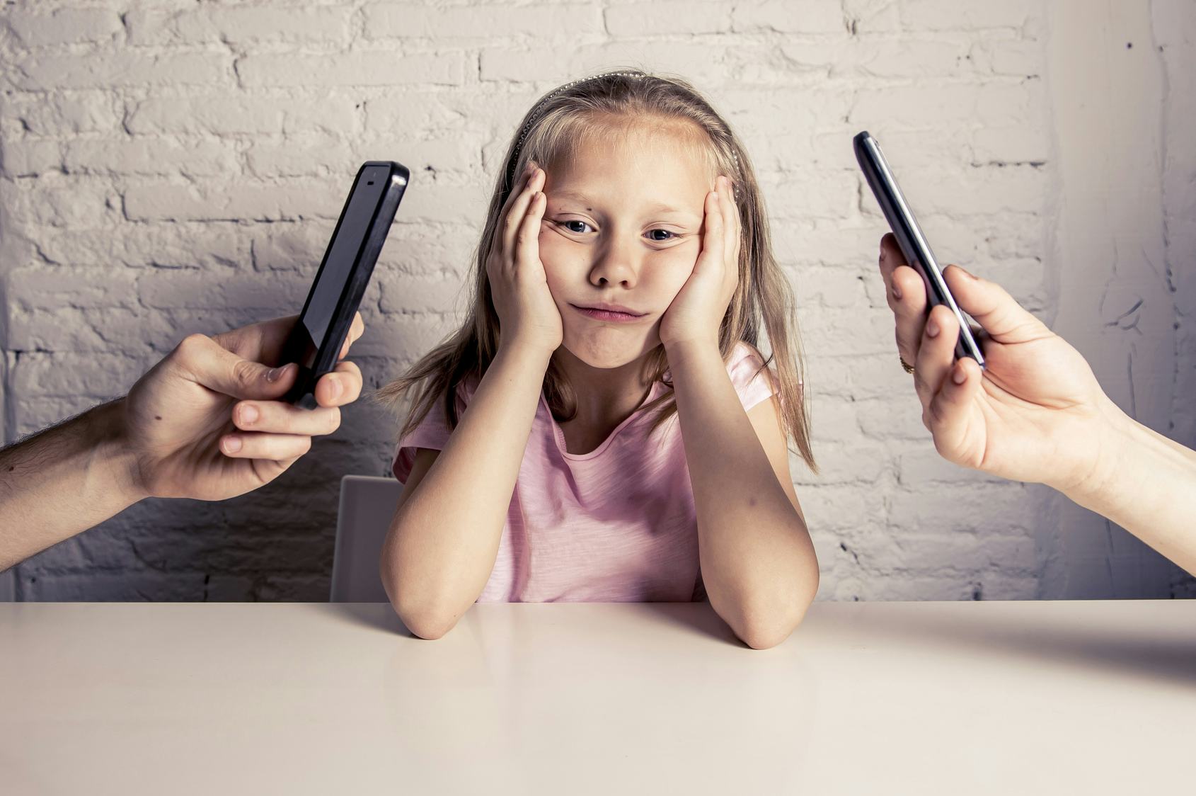 Your Smartphone Addiction May Be Why Your Kid Acts Out, New Study Finds