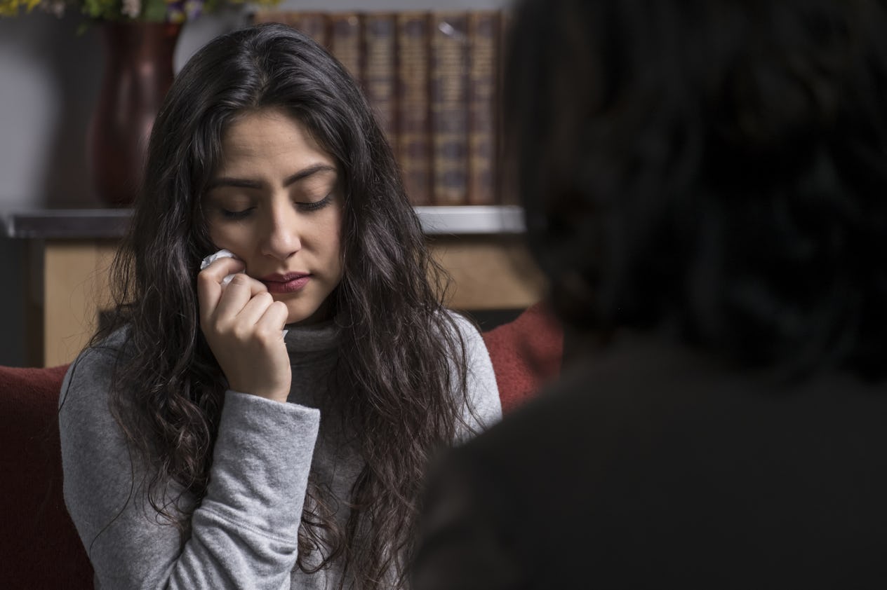 15 Signs You Have An Emotionally Abusive Mom, According To Therapists