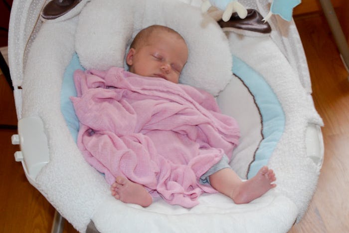 I Tried "Le Pause" With My Newborn, & It Was A Game-Changer