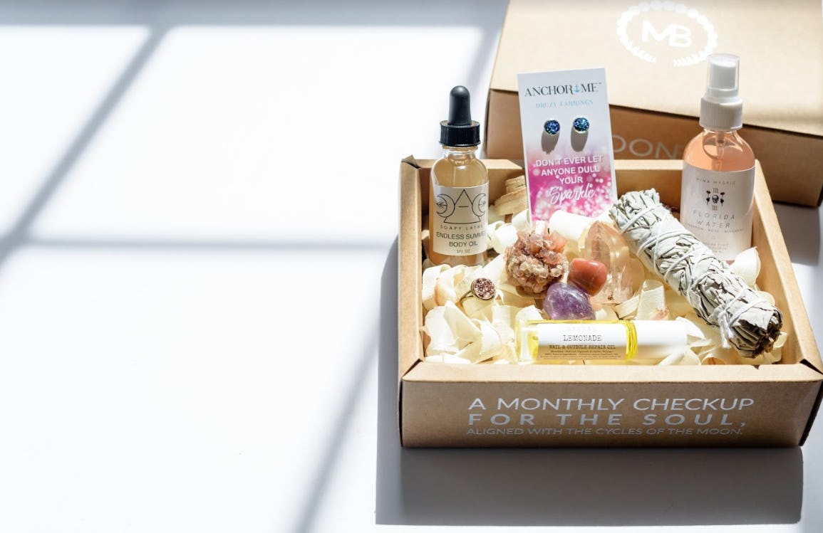 MoonBox Beauty Subscription Box Tailors Your Beauty Routine To The Moon ...