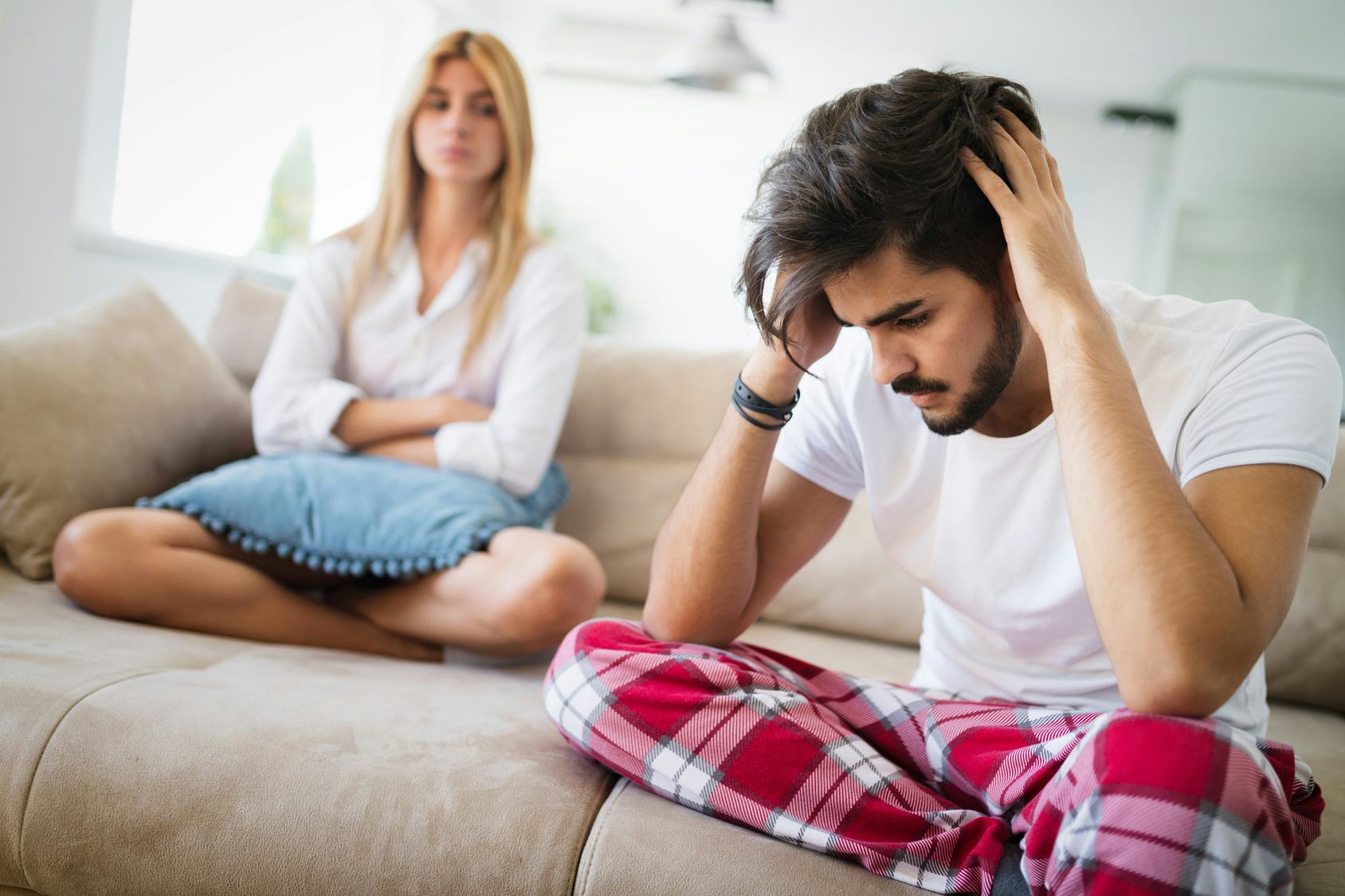 7 Signs Your Relationship Is Shady