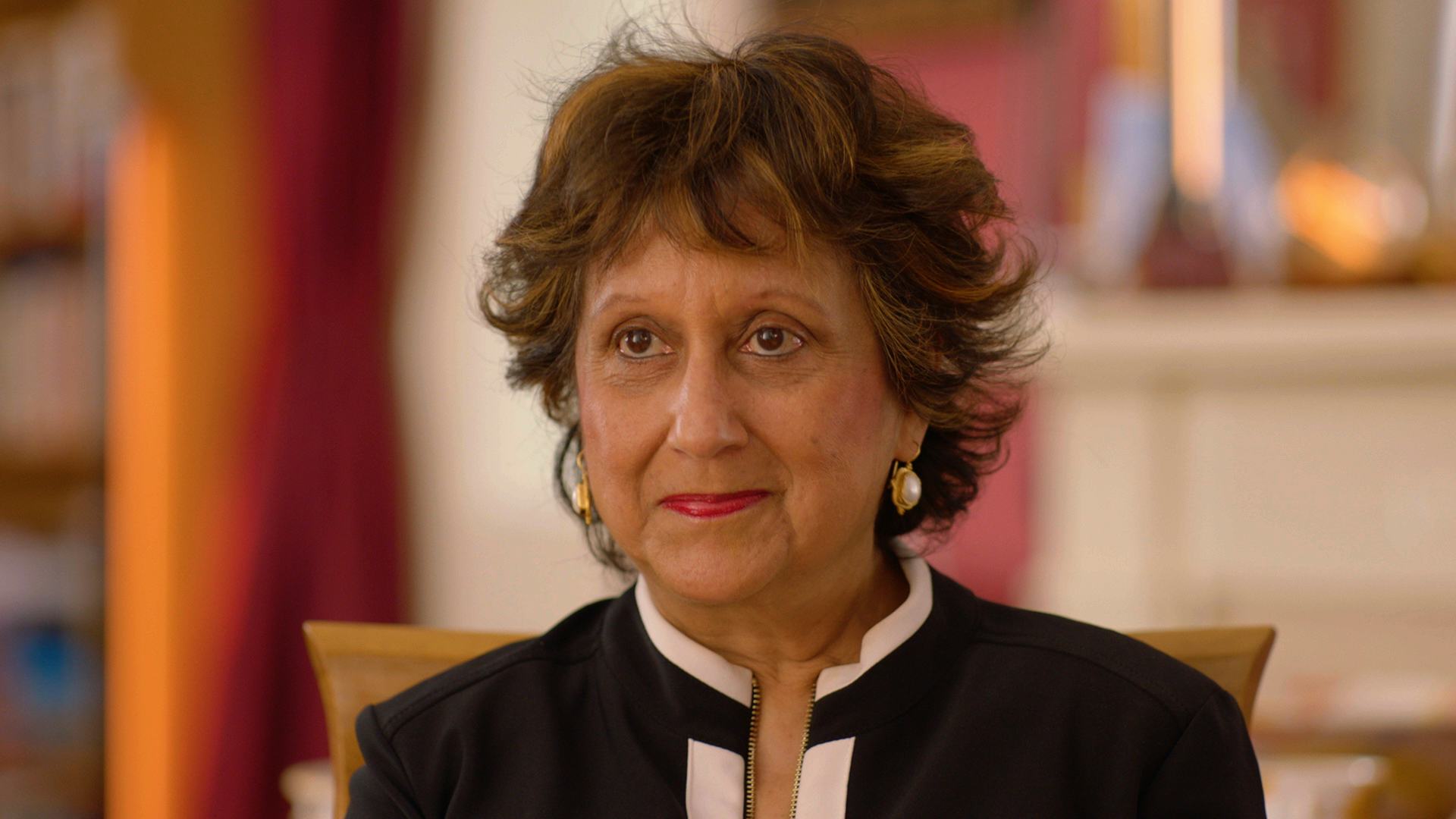 Who Are The Royal Experts Featured In 'The Story Of The Royals'? Here's ...