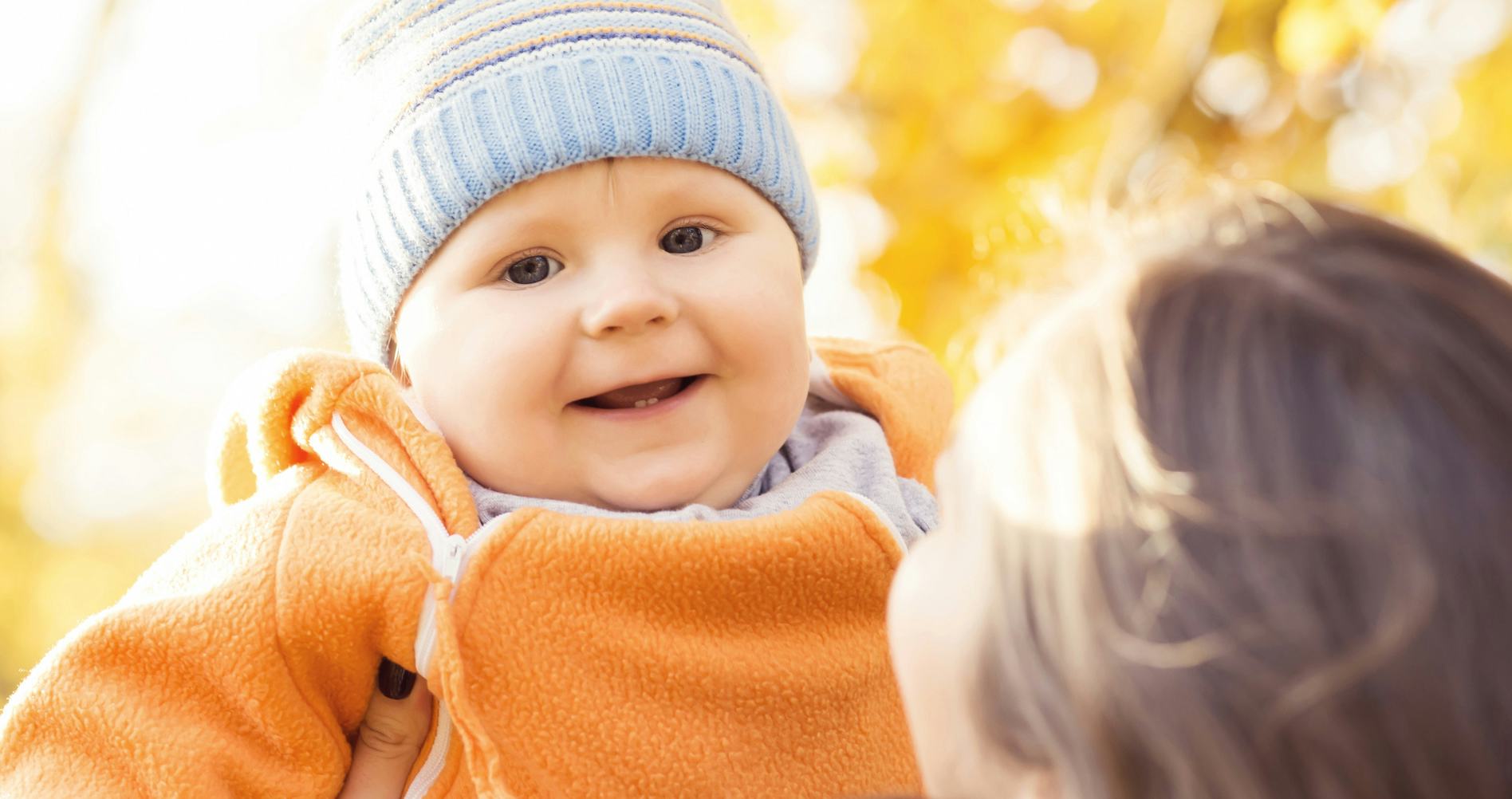 9 Signs You're Actually A *Better* Mom During The Fall