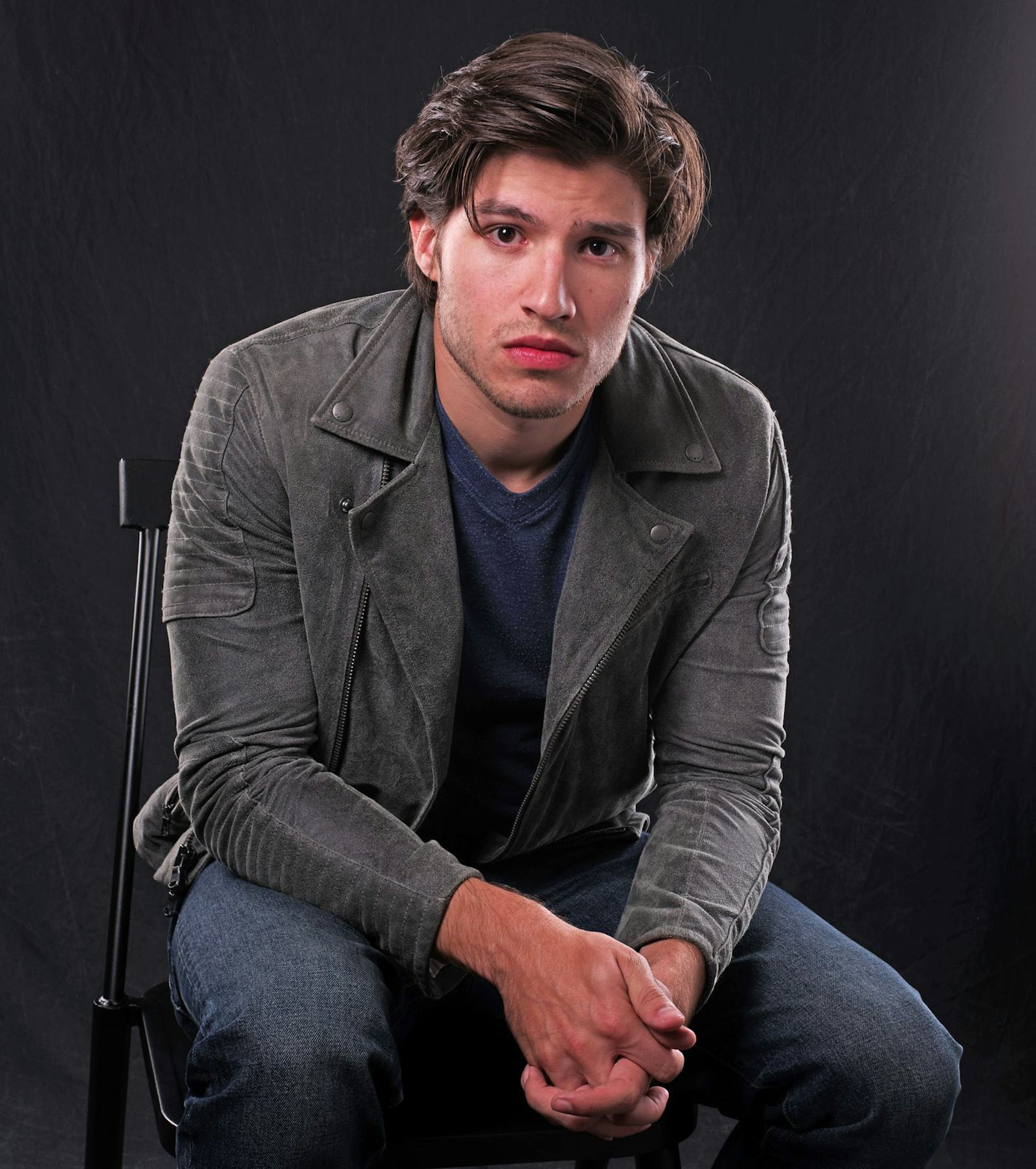 Who Is Cameron Cuffe Dating? The 'Krypton' Actor Keeps His Private Life ...