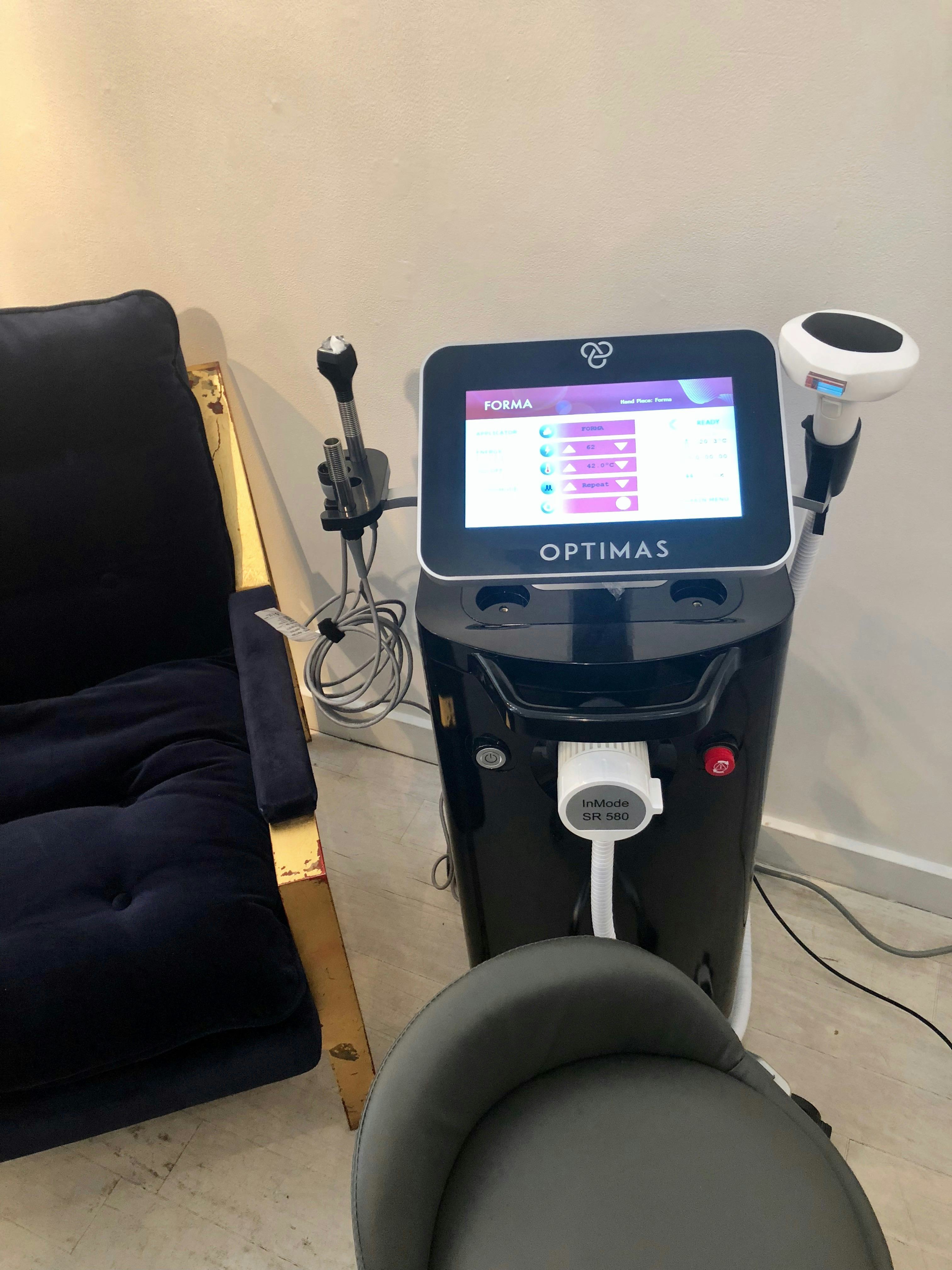 I Tried The "Forma" Non-Surgical Facelift & It Completely Sculpted My Face