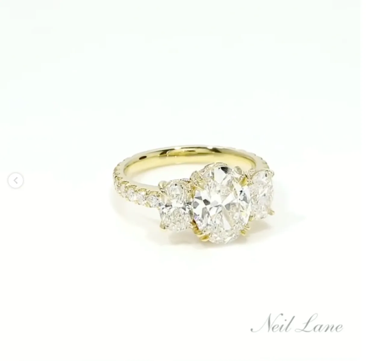 How Much Does Becca's Engagement Ring Cost? The Design Has Over 80 ...