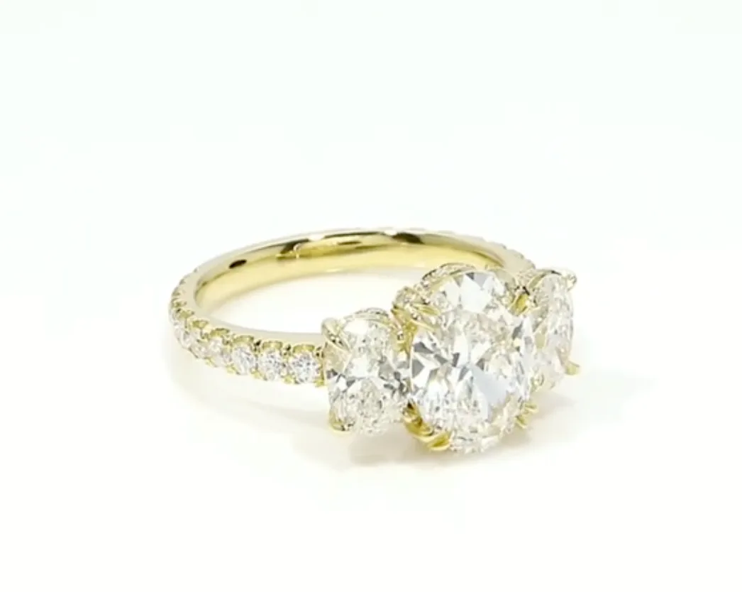 These Photos Of Becca's Engagement Ring On 'The Bachelorette' Prove ...