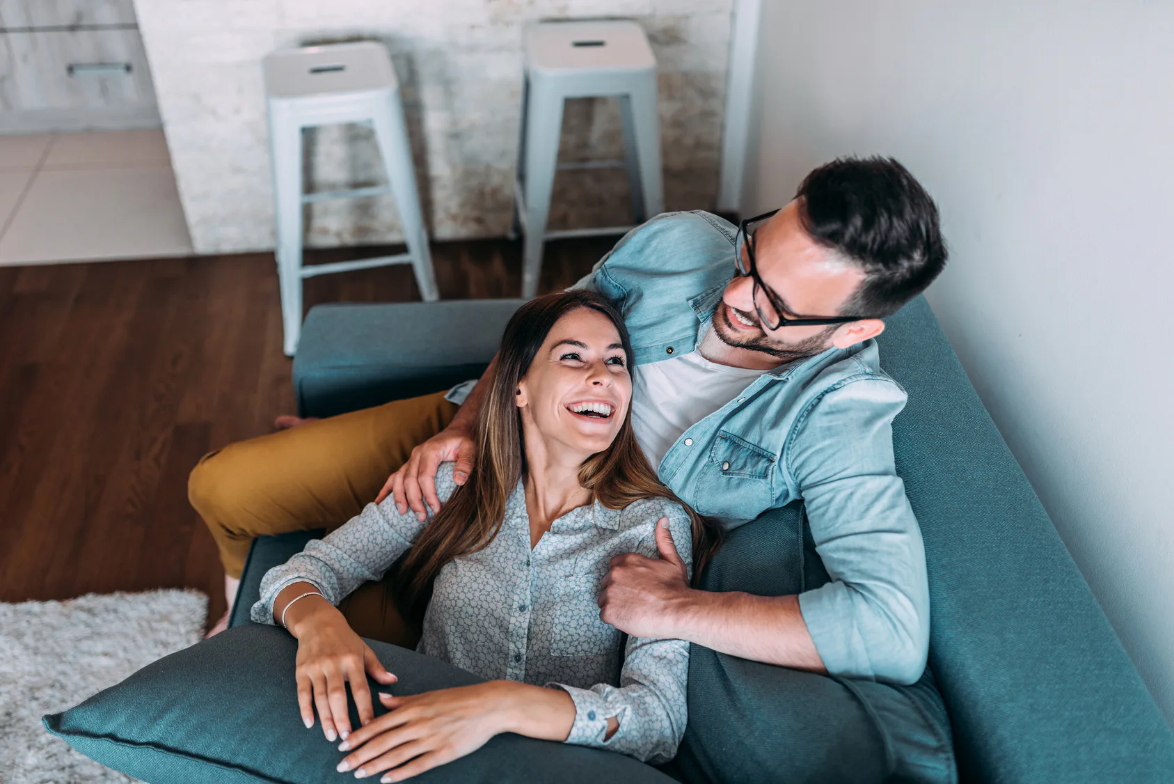7 Signs That Your Easy-Going Partner Actually Doesn't Care Enough