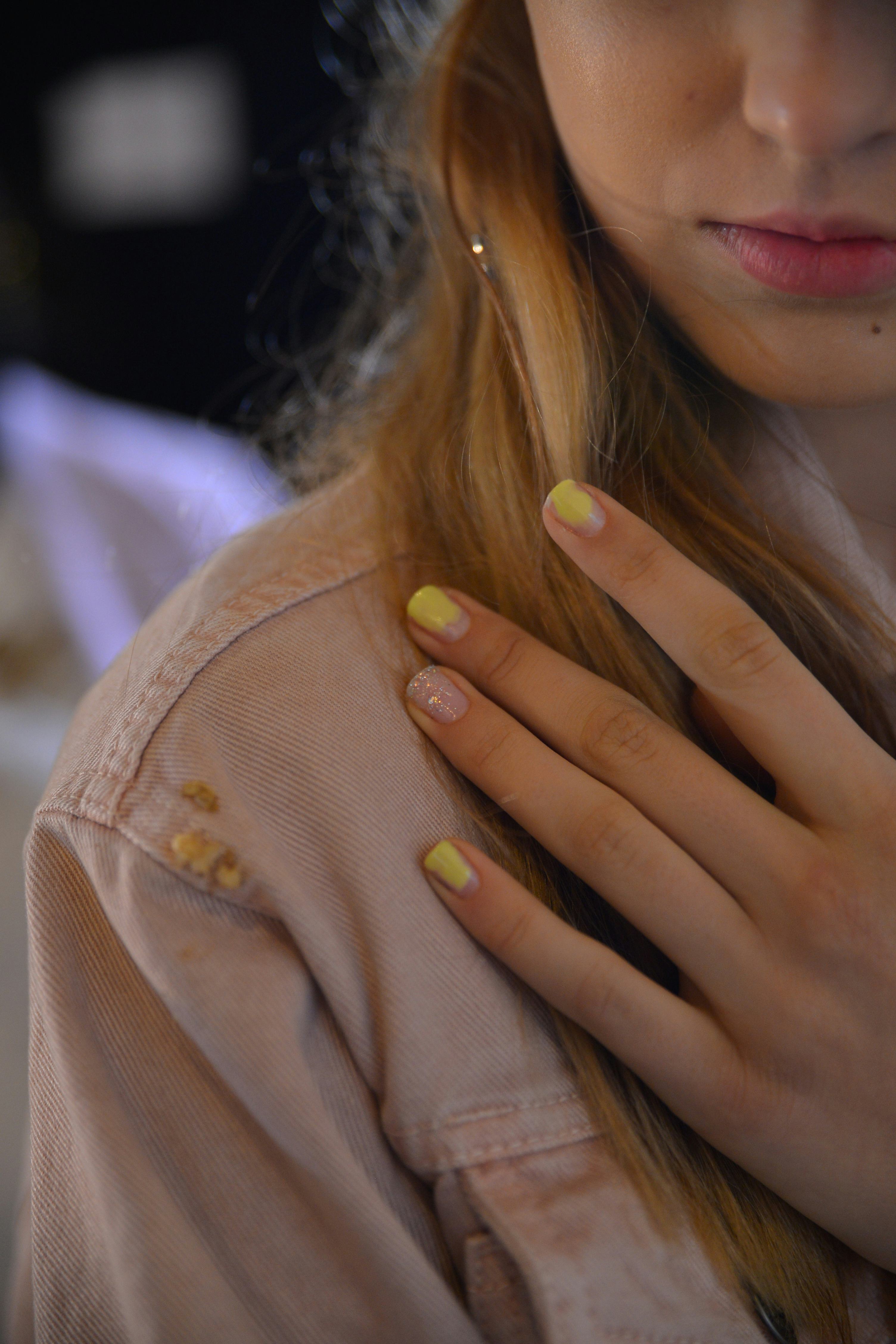 Chipped Nail Polish Is Now A Trend, So Kiss Your Manicurist Goodbye