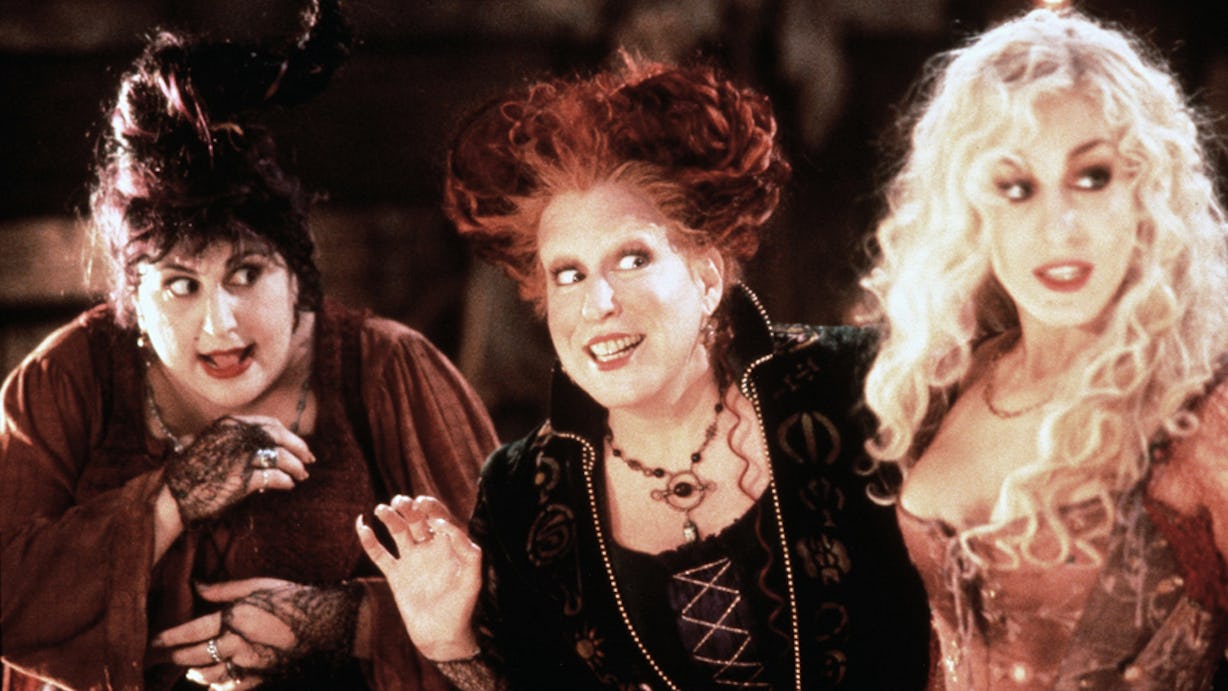 A Self-Guided 'Hocus Pocus' Tour In Salem Is A Witchy Fan's Dream Come True