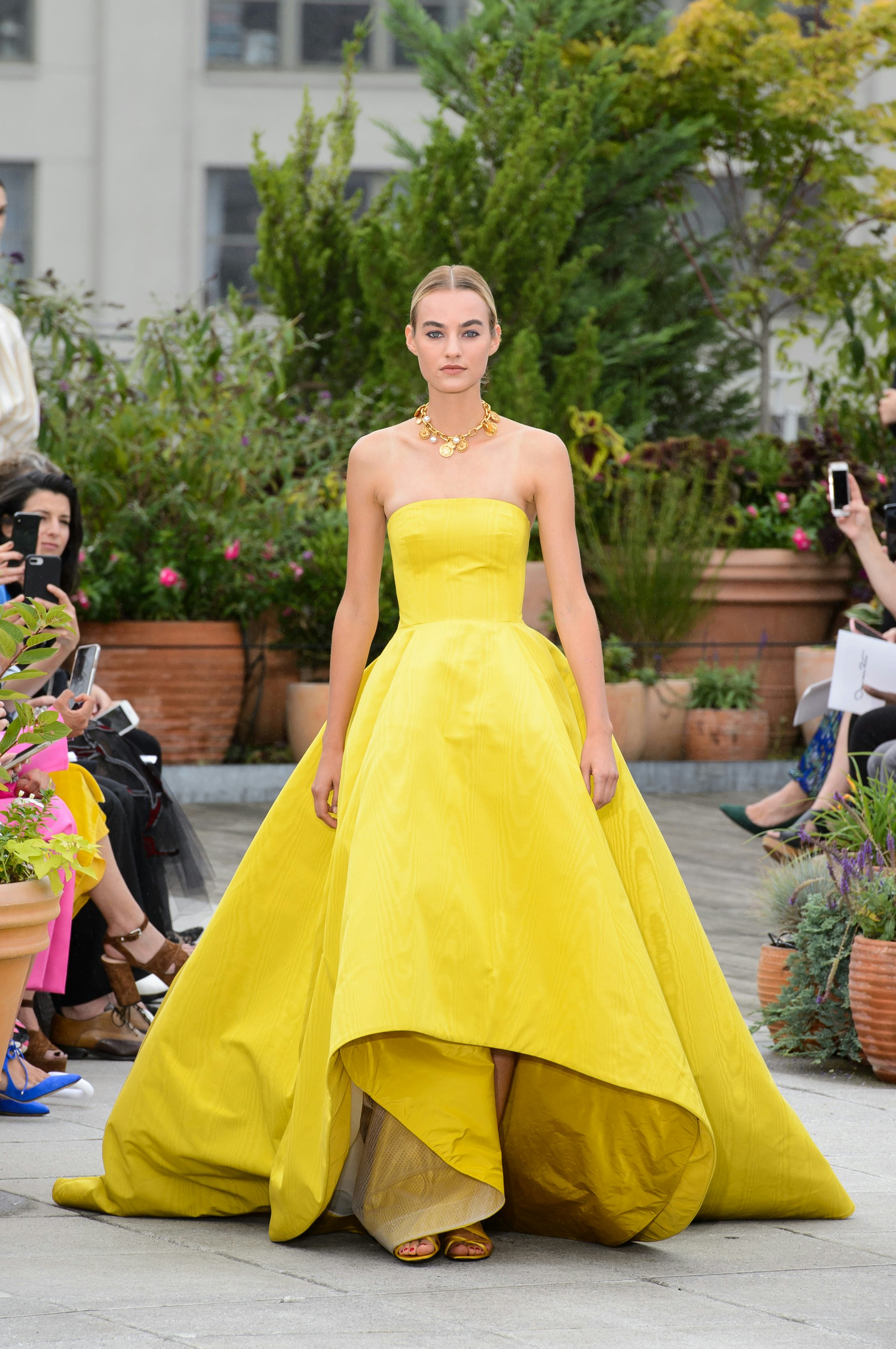 Spring 2019's Biggest Color Trends Are Very, Very Bright