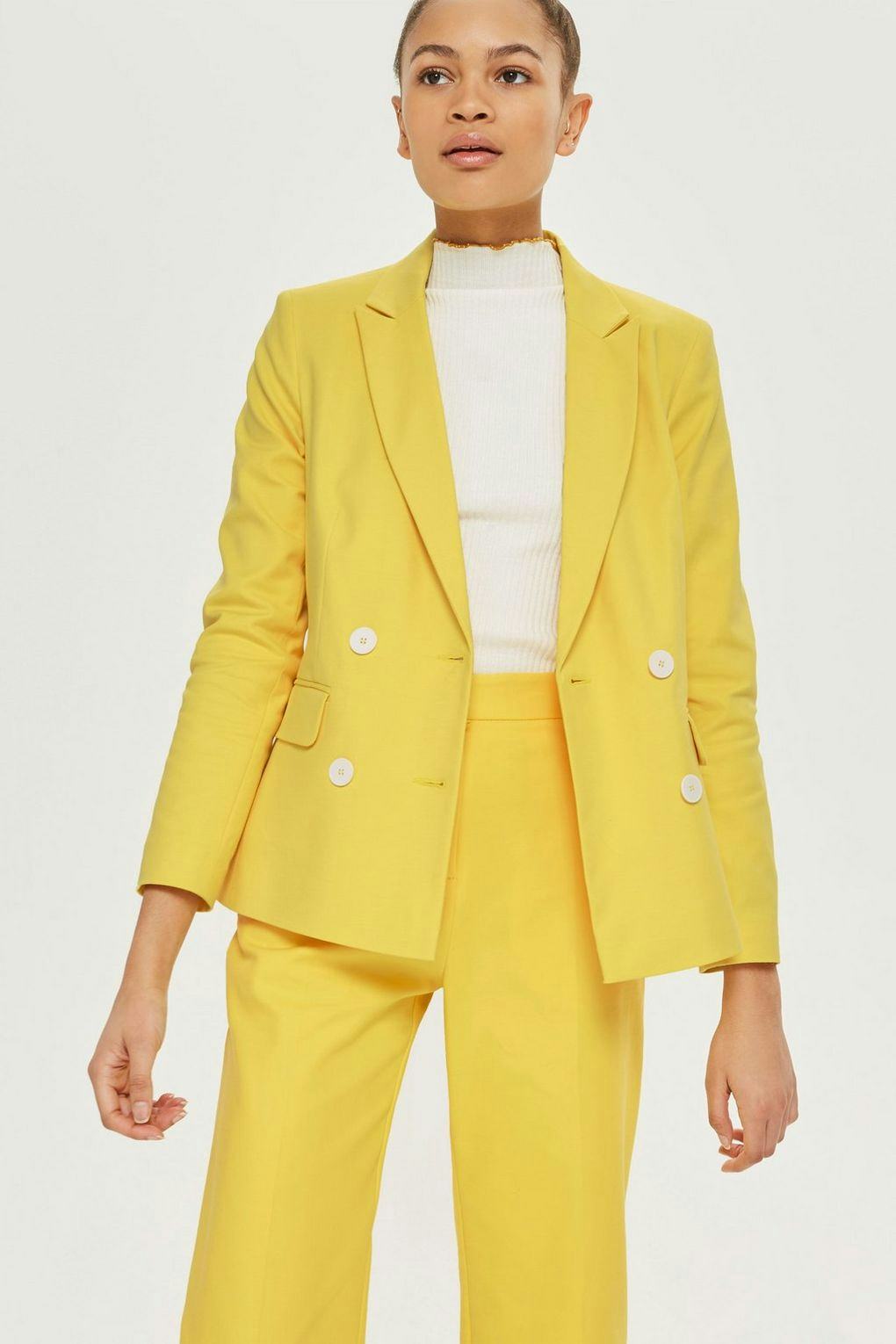 5 Yellow Outfit Ideas To Help You Master Fall's Most Unexpected Color Trend