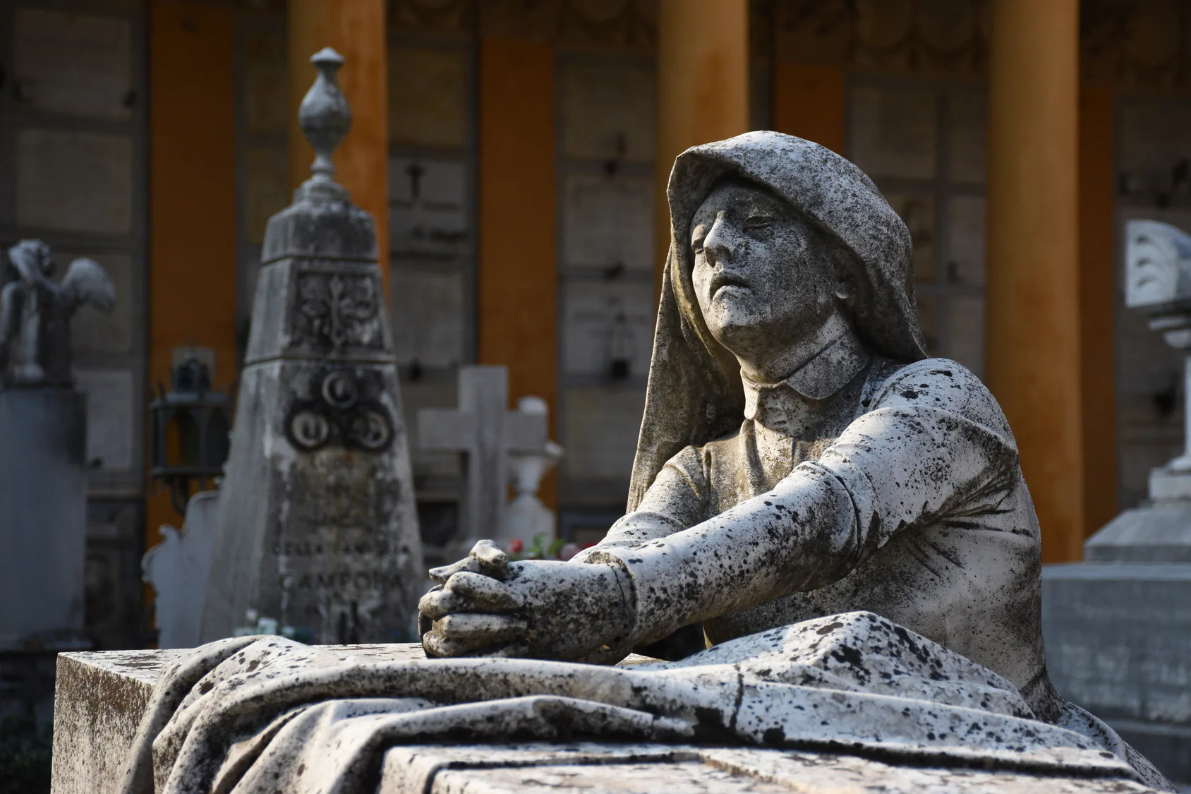 10 Creepy Old Wives' Tales About Death That Are Actually True