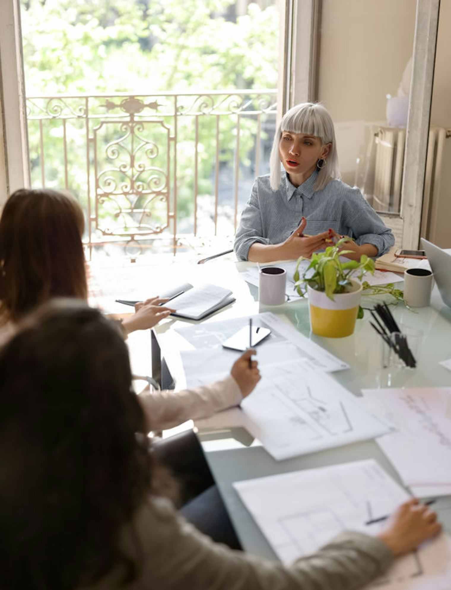 Resting Bitch Face Means Youre A Better Communicator According To Science