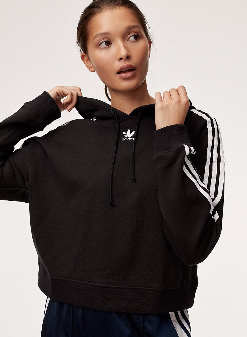 Jennifer Lopez's Champion Sweatshirt Is Surprisingly Affordable