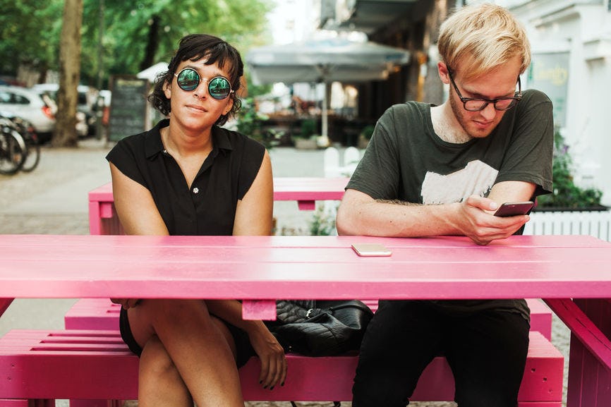 Are You Too Distracted Around Your Boyfriend Or Girlfriend? Here’s How ...