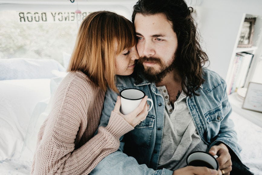 Are You Too Distracted Around Your Boyfriend Or Girlfriend? Here’s How ...